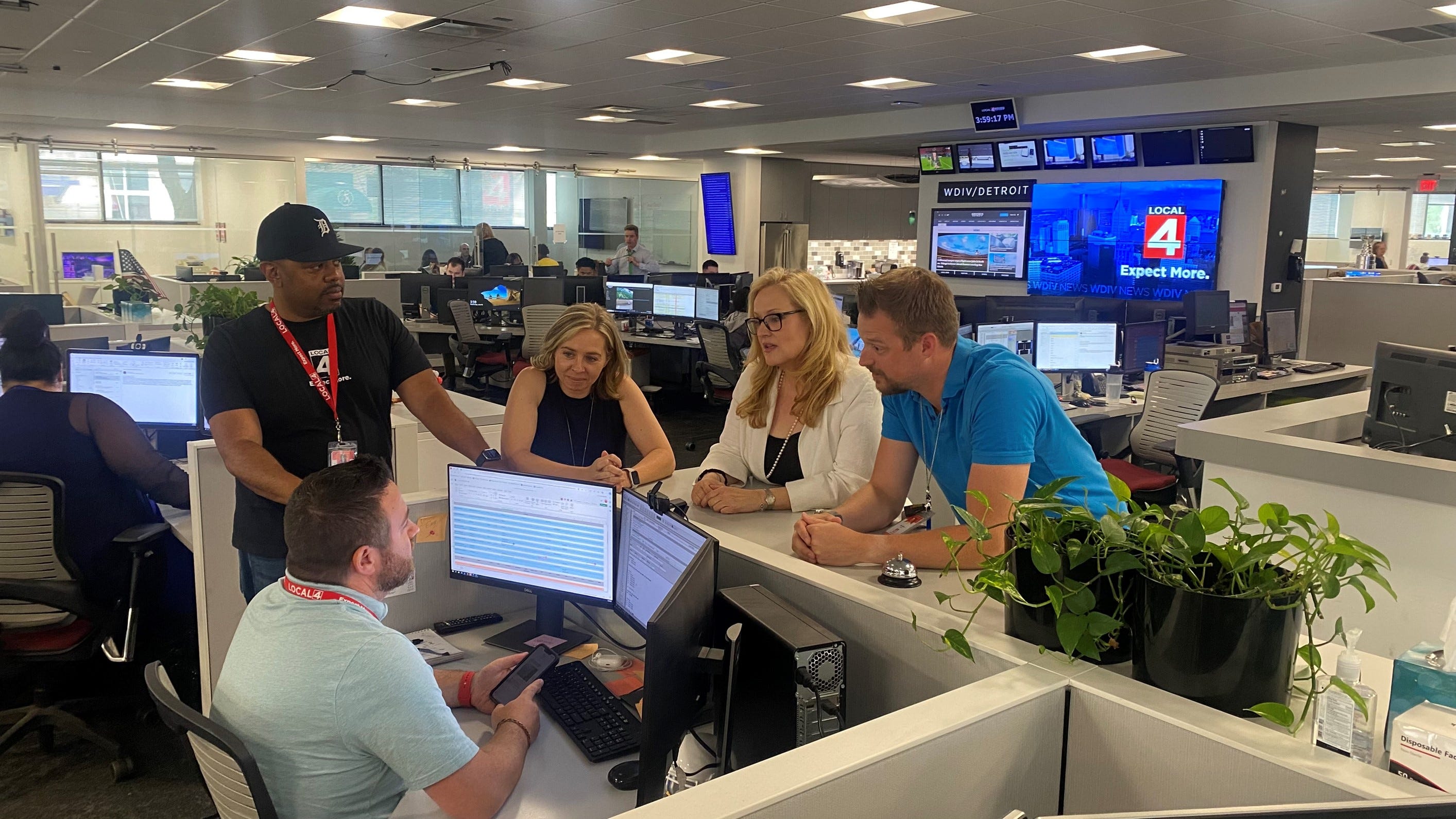 Julie Hinds - Journalist Profile - Intelligent Relations