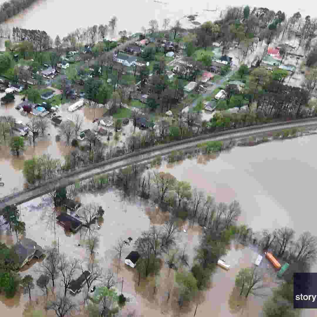 Days of deadly, vicious weather bring flooding throughout central U.S.