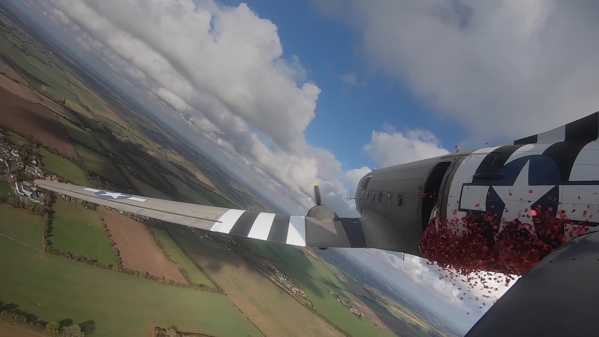 750,000 poppies dropped from WWII vintage plane over the English coast