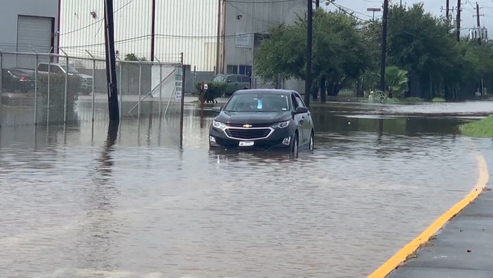 Tropical Storm Beta leaves drivers stuck in Houston floodwaters