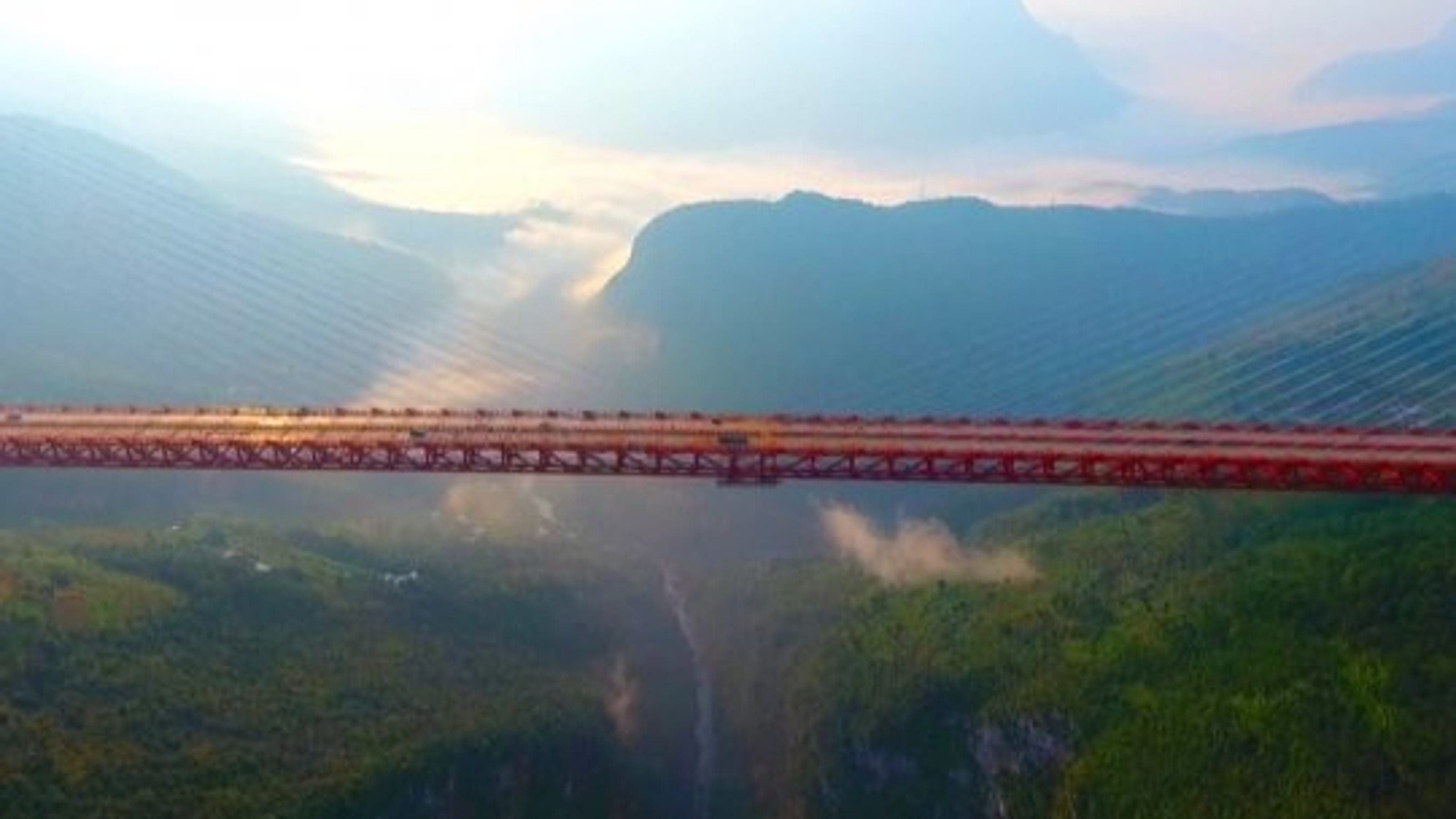 The world’s highest bridge in China will give you nightmares