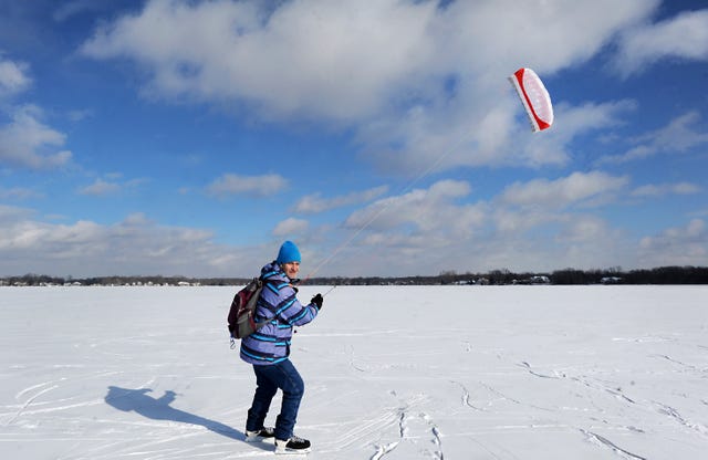 Kite Boarding on Ice (Ice Sailing) + General Questions : r/Kiteboarding