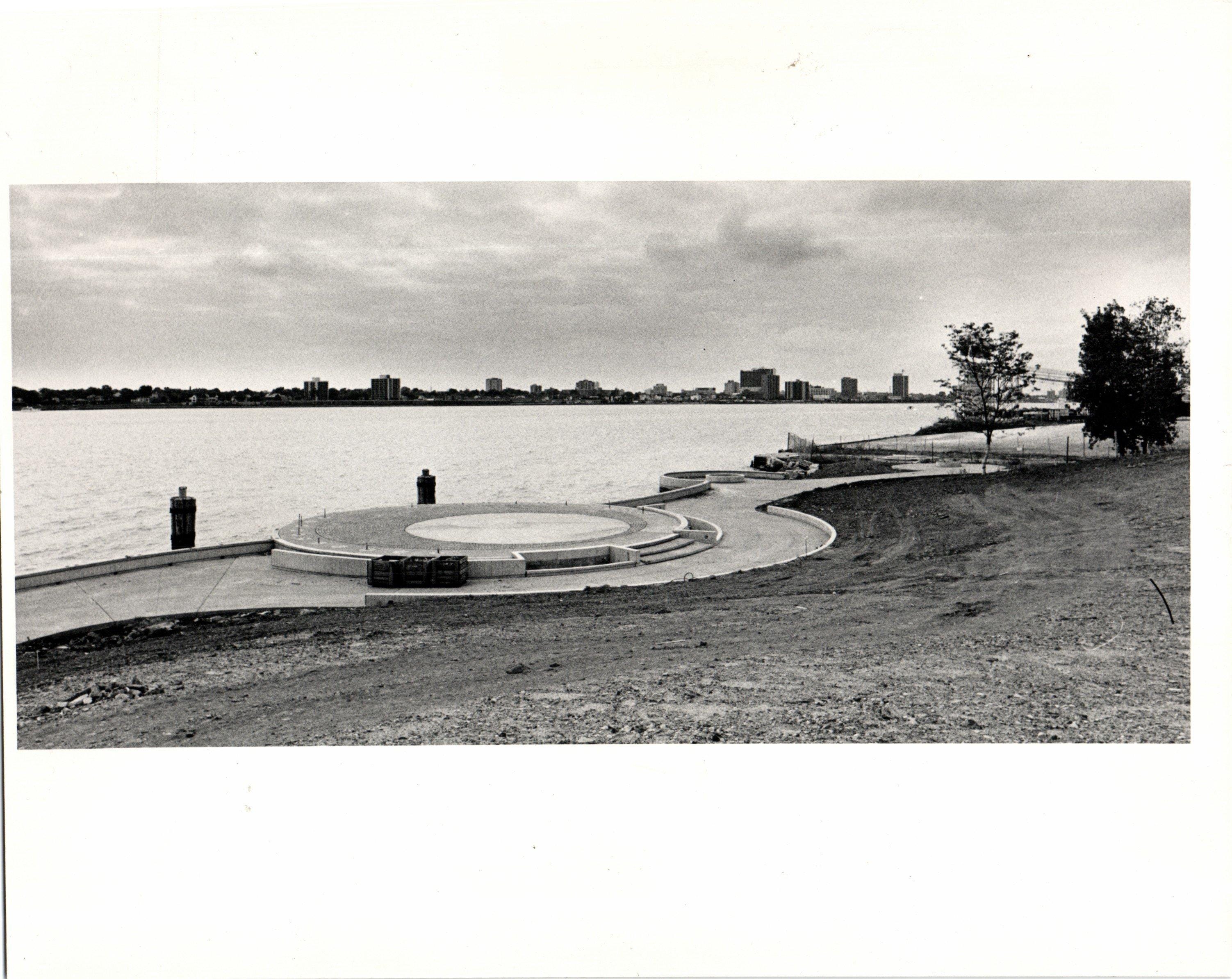 Chene Park marks three decades as riverside musical jewel – The Aretha ...