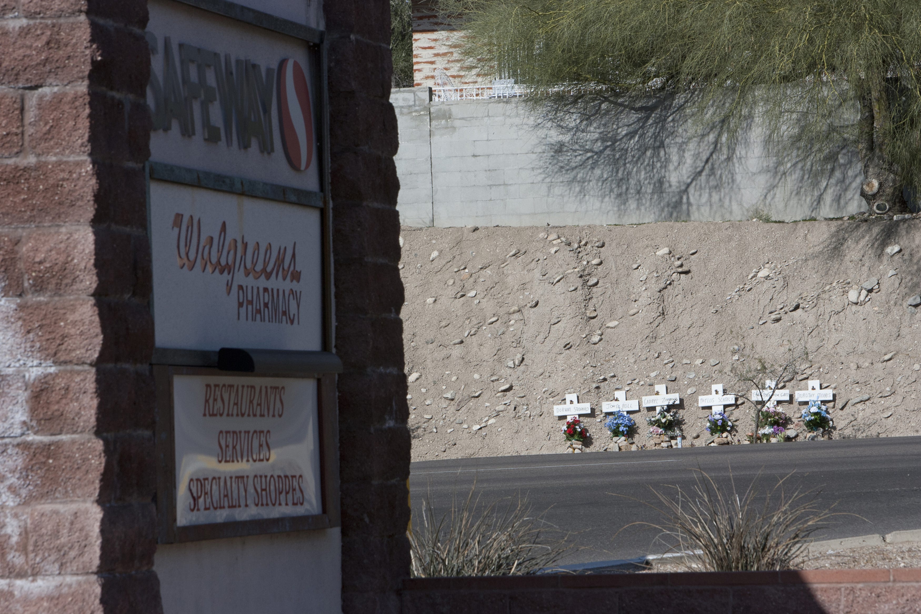 Gabby Giffords shooting: Judge John Roll among 6 killed near Tucson