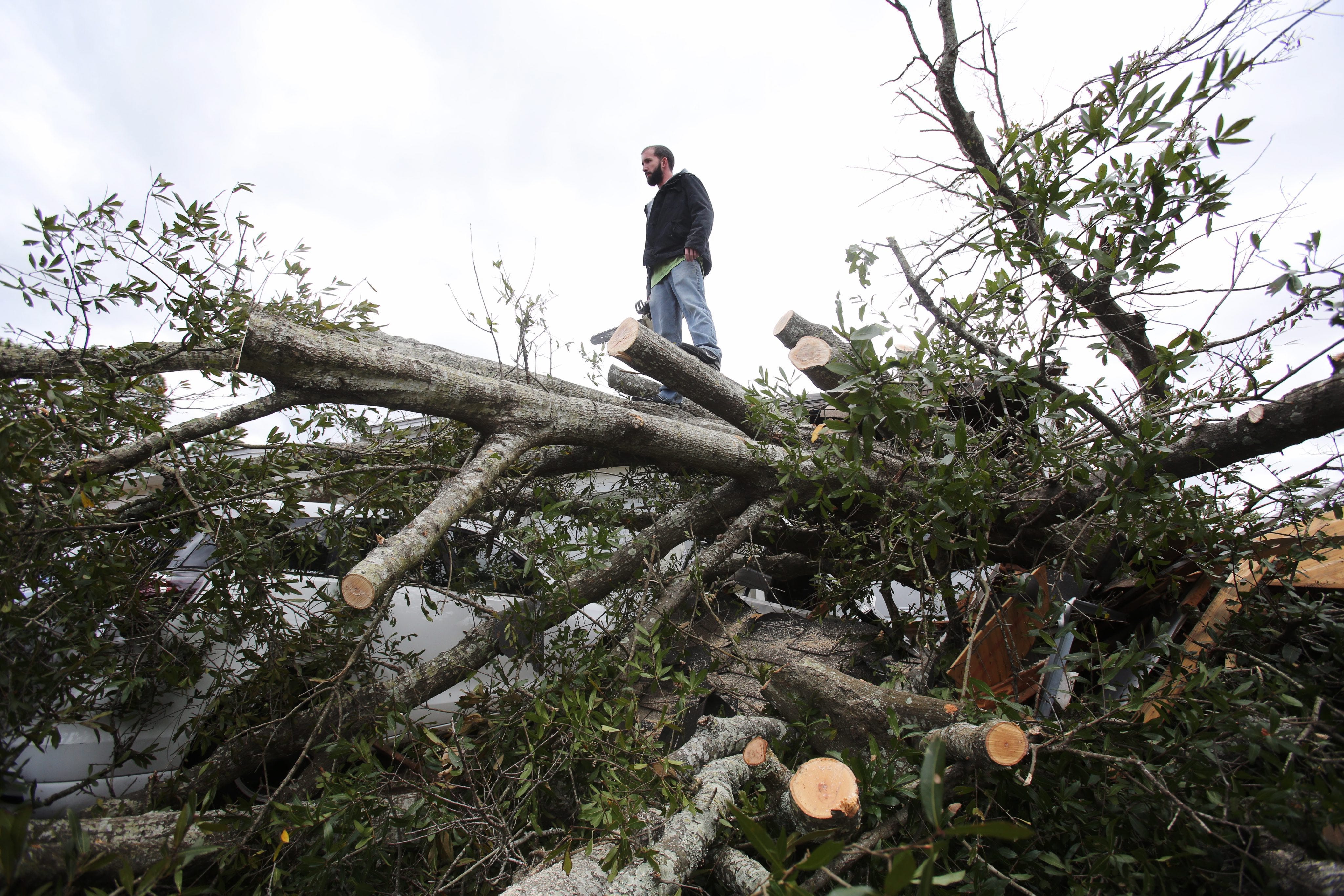 At least 4 dead in Virginia as severe weather blasts East Coast | wusa9.com