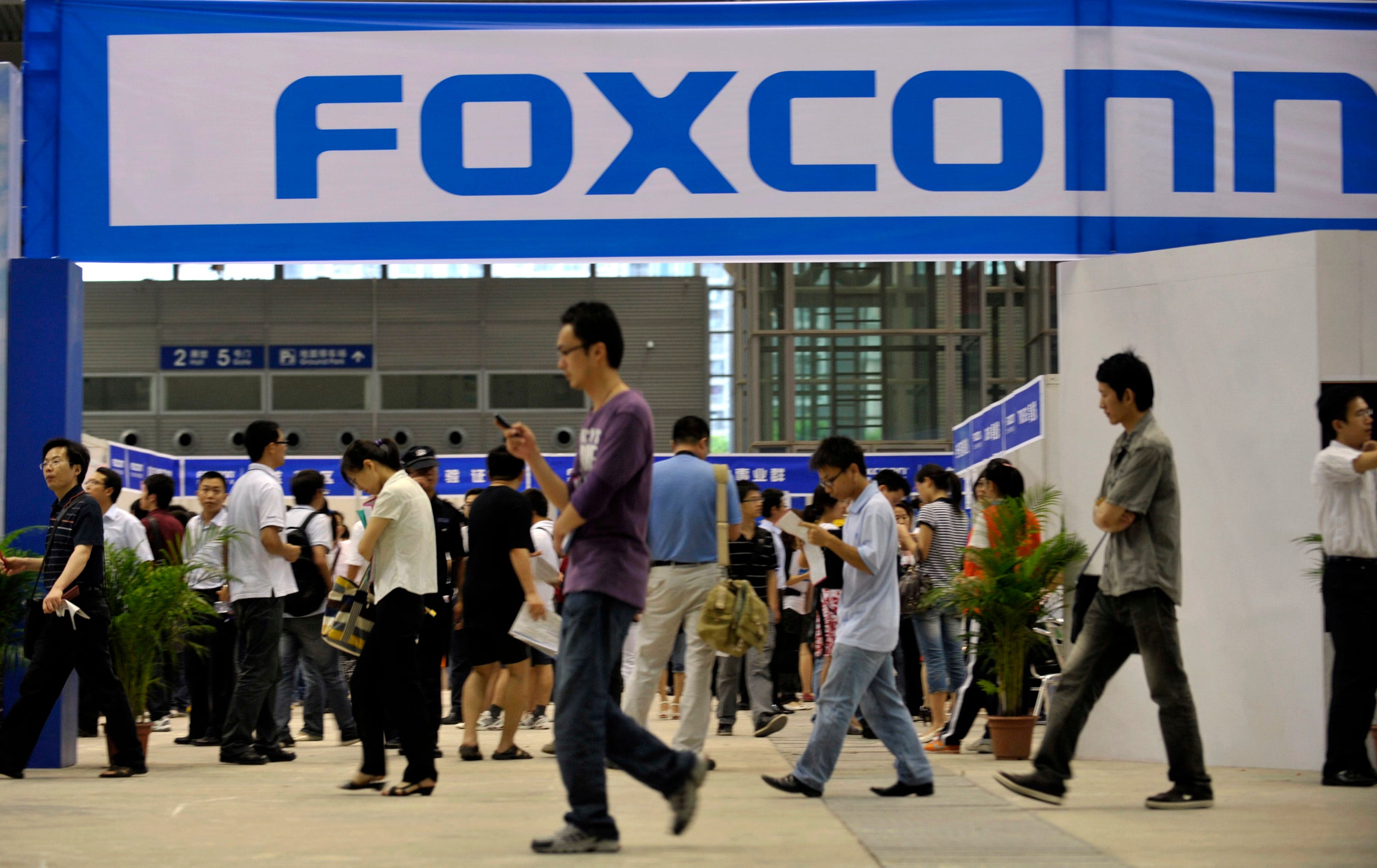Apple iPhone supplier Foxconn could get huge tax deal for U.S. plant ...
