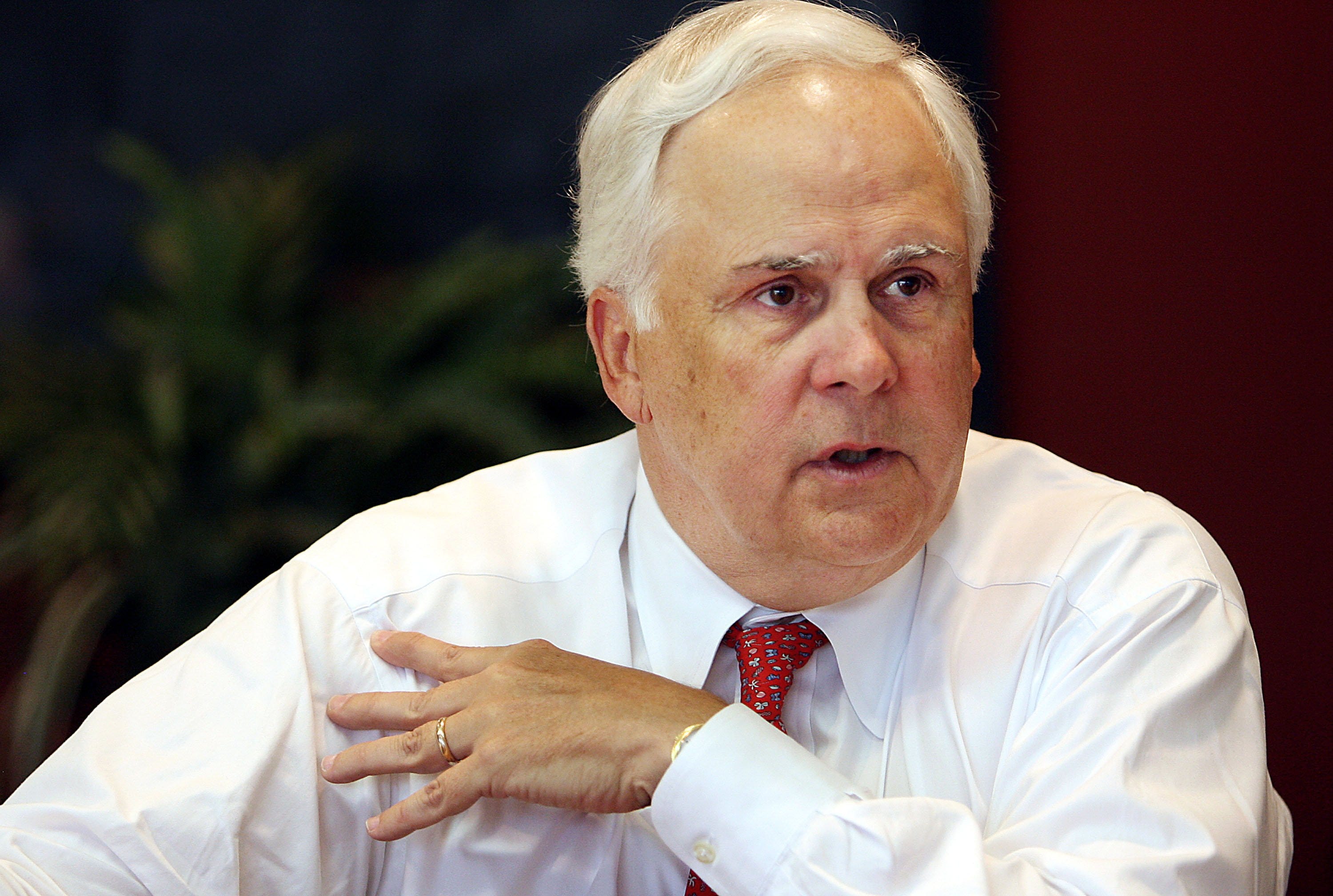 How much FedEx's CEO, top executives were paid last year