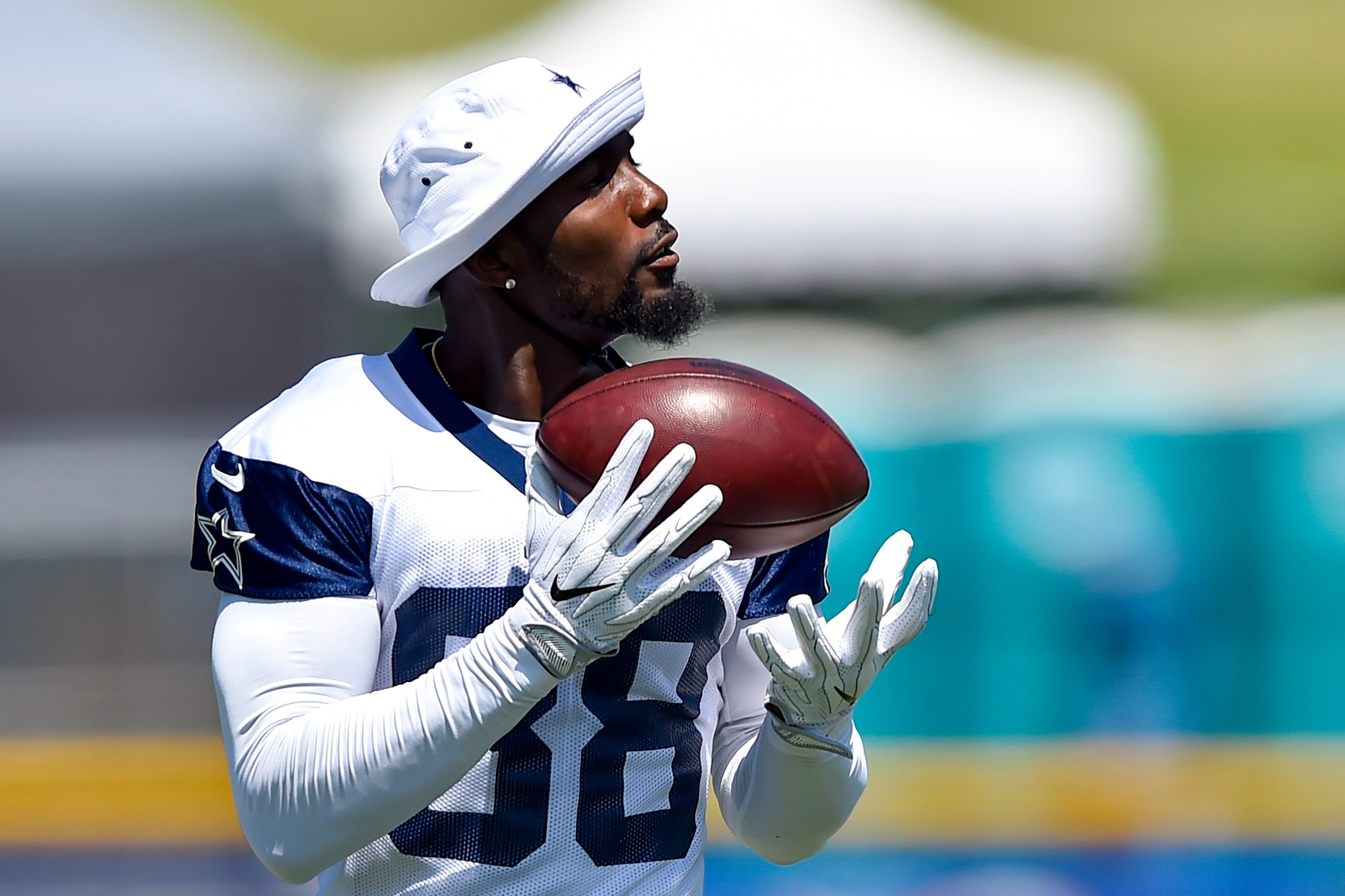 Dez Bryant plays catch with young fan on birthday – Ruth