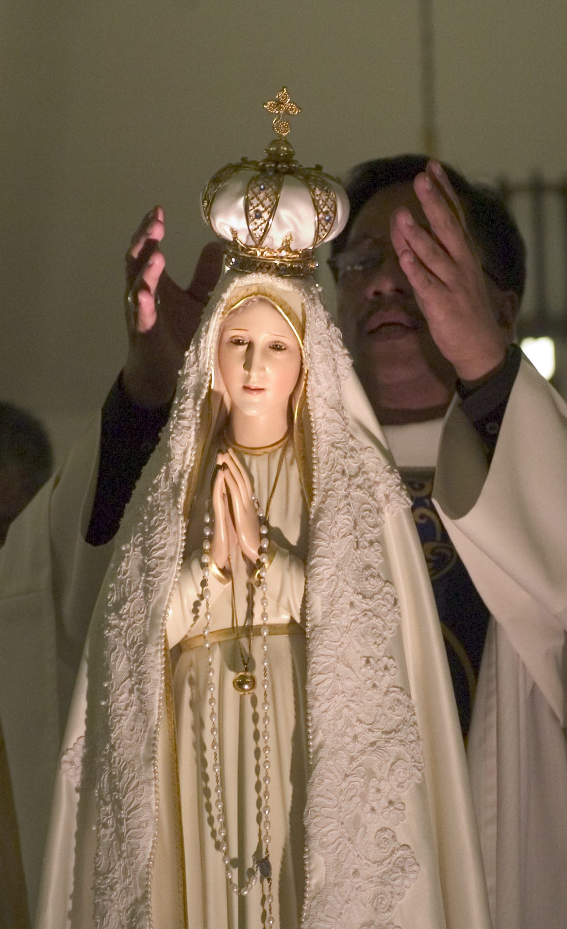 Traveling Our Lady of Fatima statue now on Guam | Local News | guampdn.com