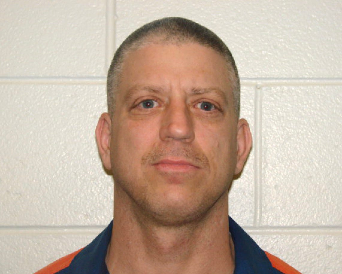 Online dating sites can lead to love — or danger | wzzm13.com