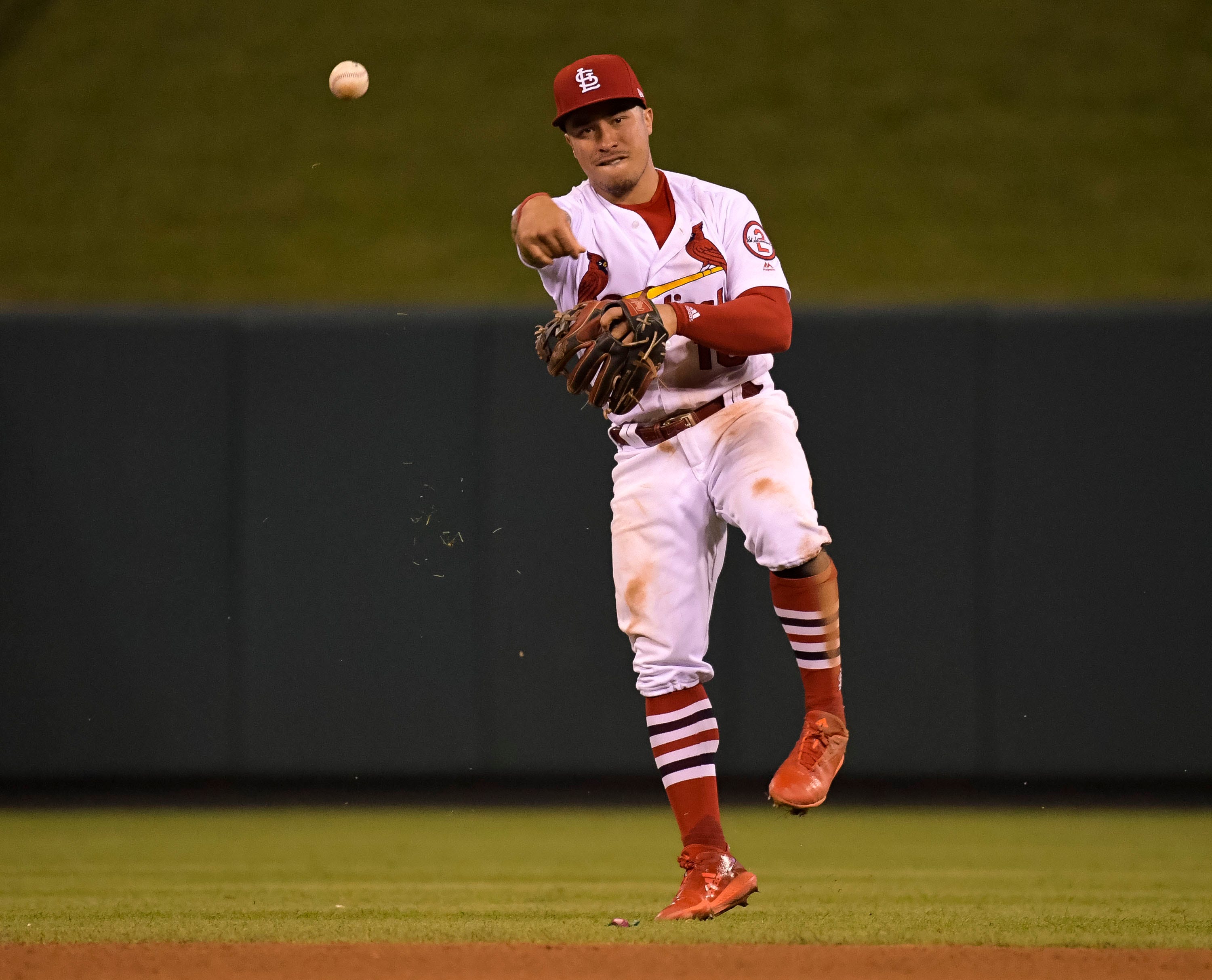 Brewers sign second baseman Kolten Wong to two-year deal with option