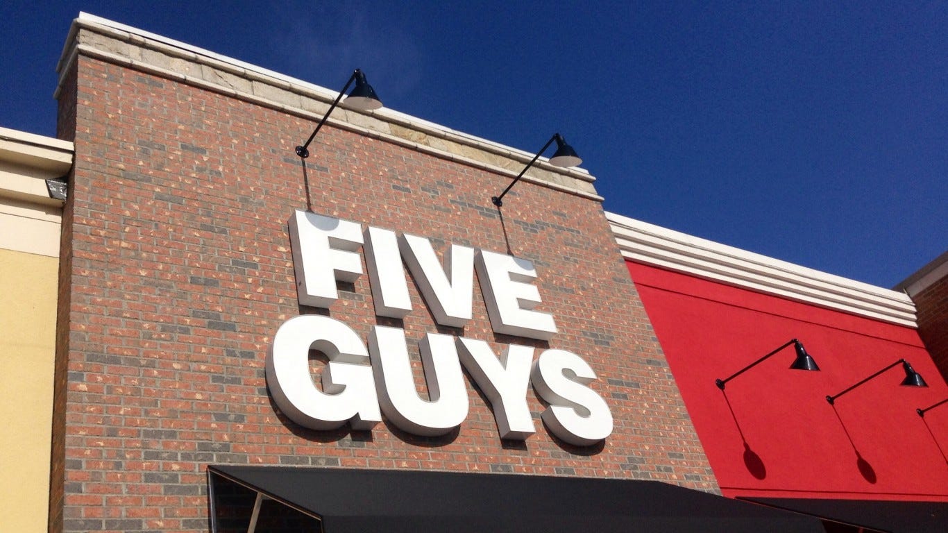 Fact check: Five Guys acted after employees refused to serve police