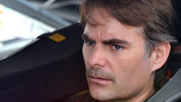 Jeff Gordon shaves his 'stache