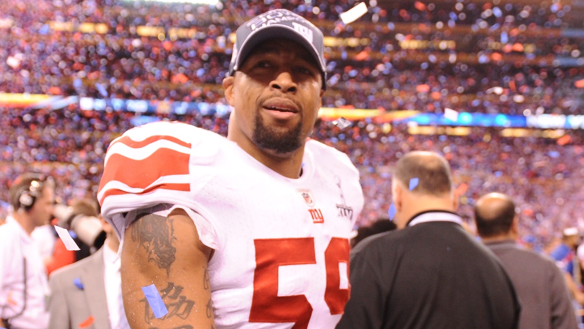 Giants cut linebacker Michael Boley