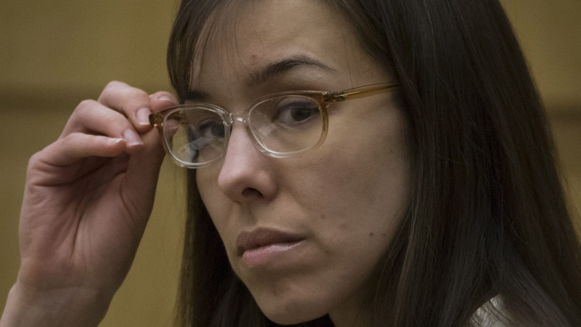 Unreleased e-mails in Arias case revealed