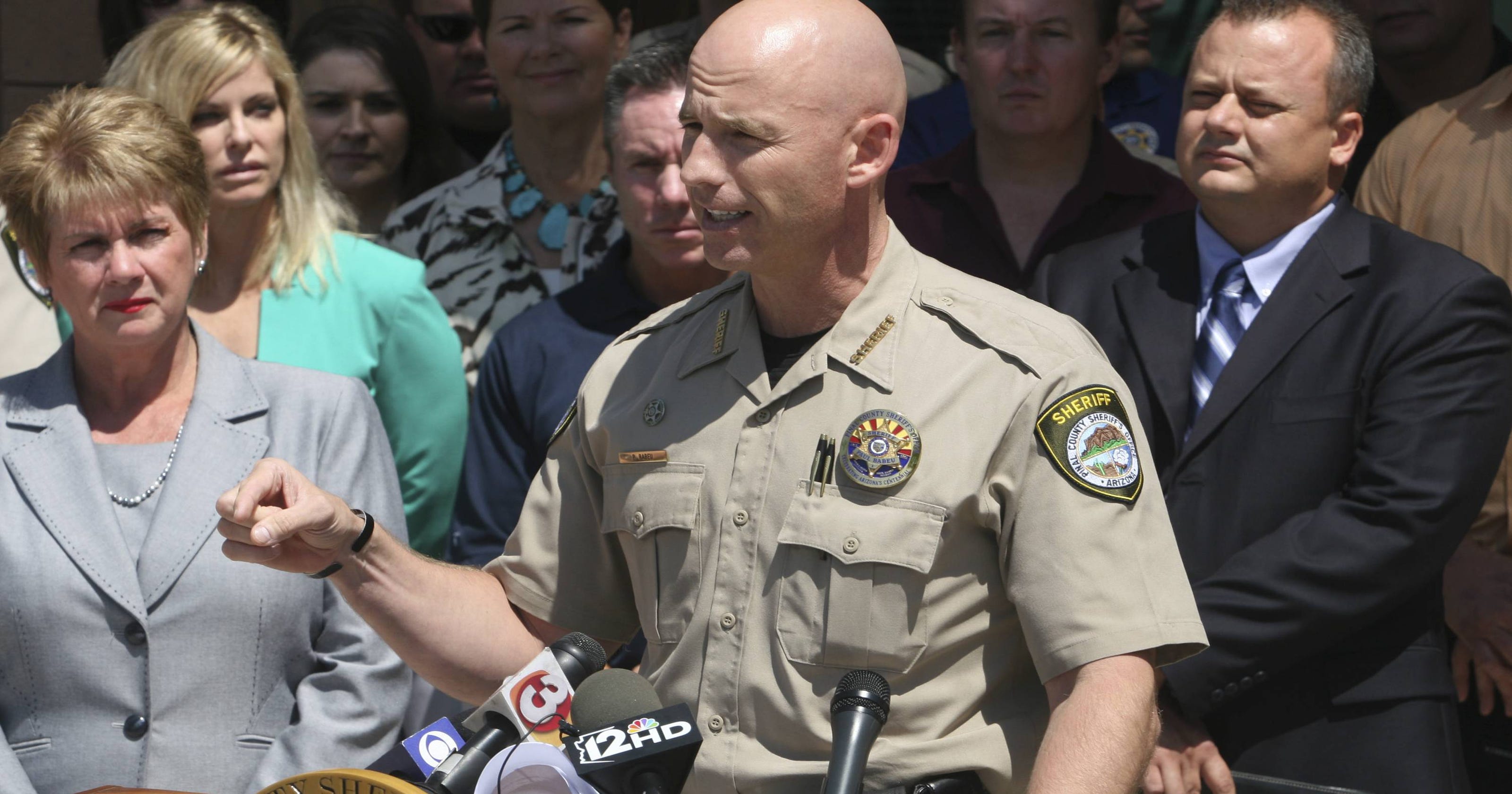 Ariz. sheriff ordered to return military goods