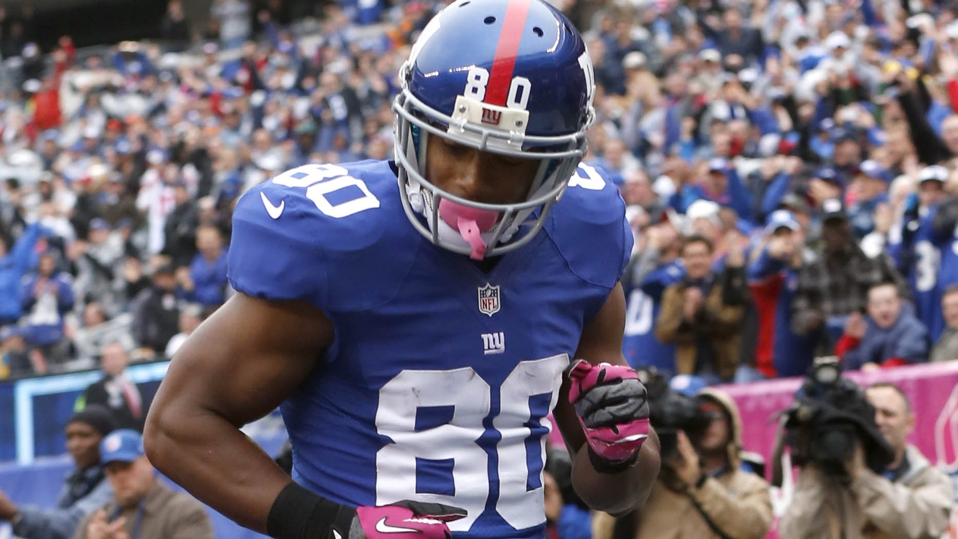 Salsa spices up Giants-Niners rivalry