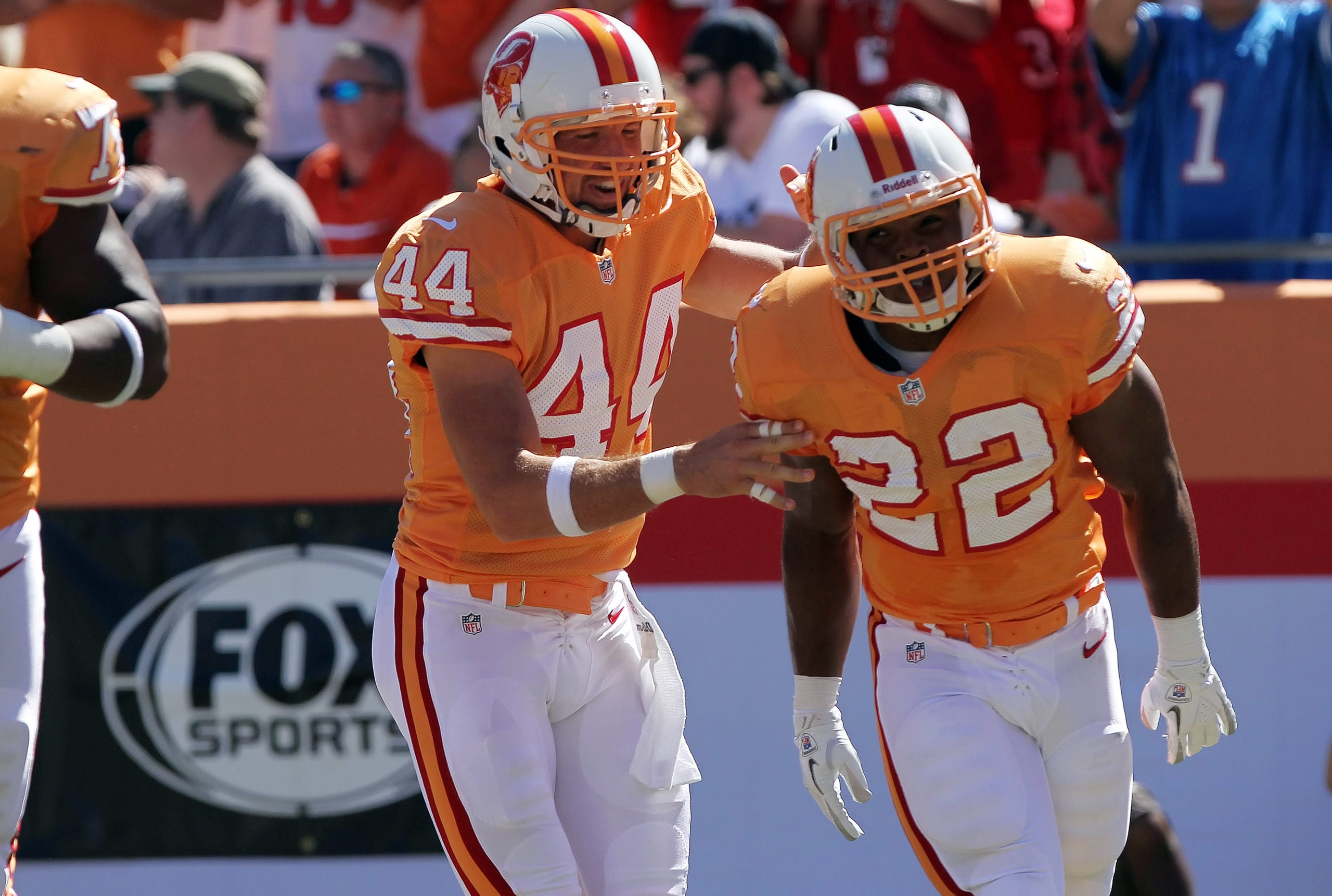 [OC] [Highlight] In 1980, the Buccaneers cut WR Larry Mucker in the ...