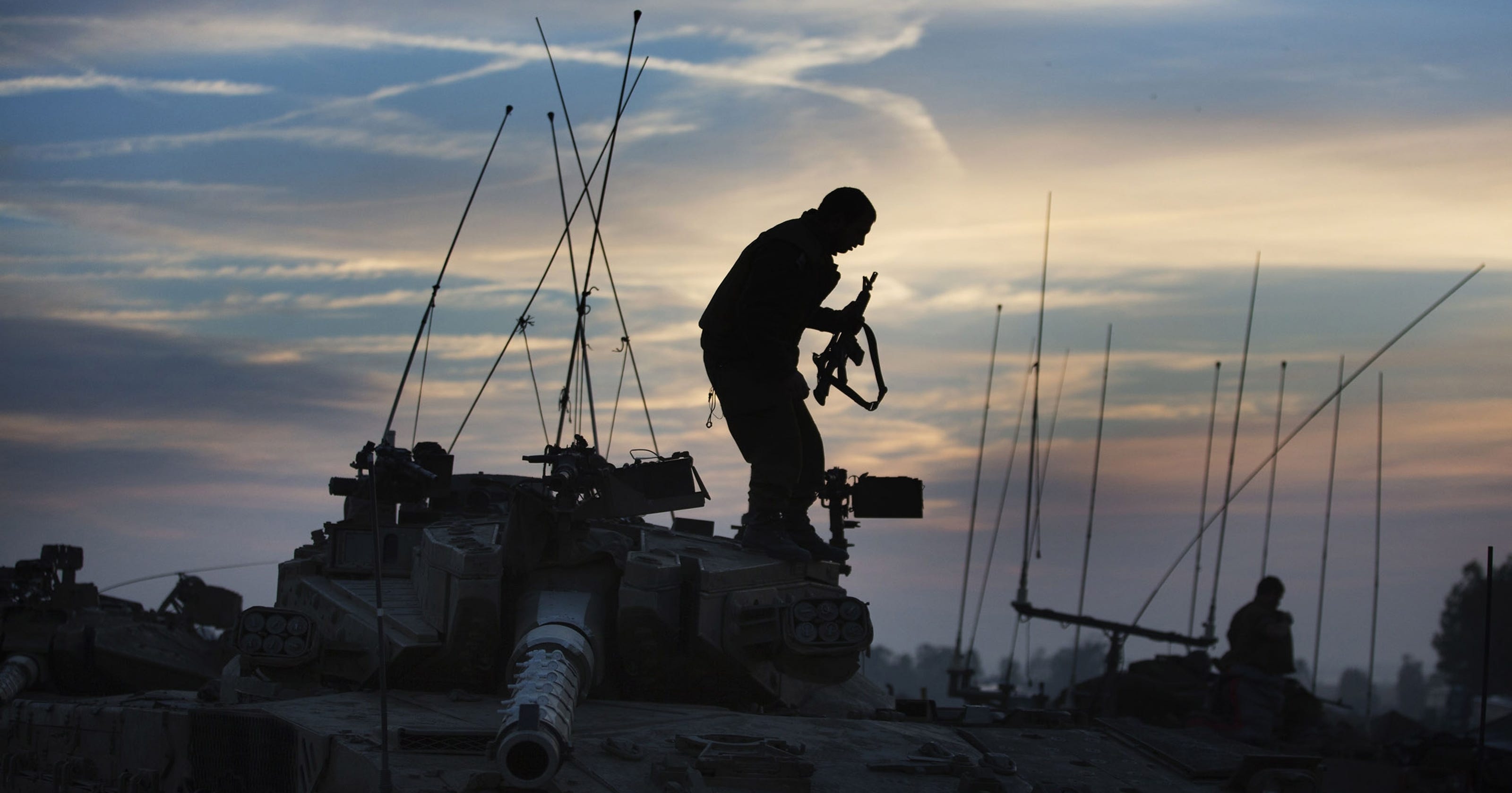 Israeli army, Hamas military tap power of social media