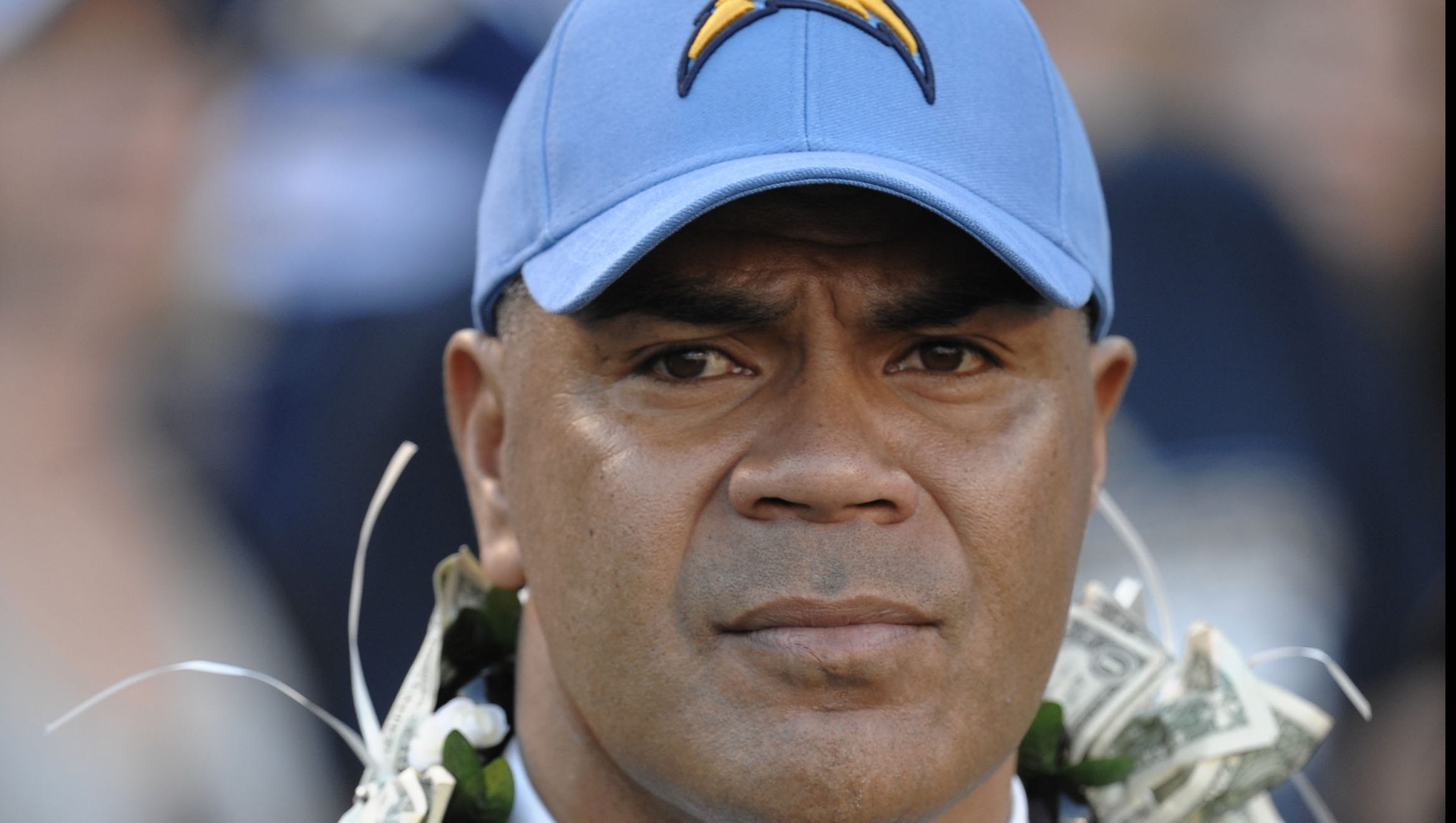 Seau brain disease sends alarms among players, critics