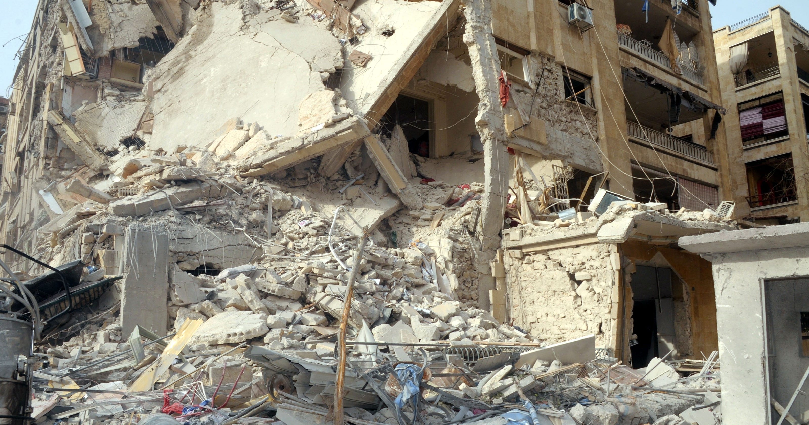 Car bombs, rocket rock Syria in renewed violence