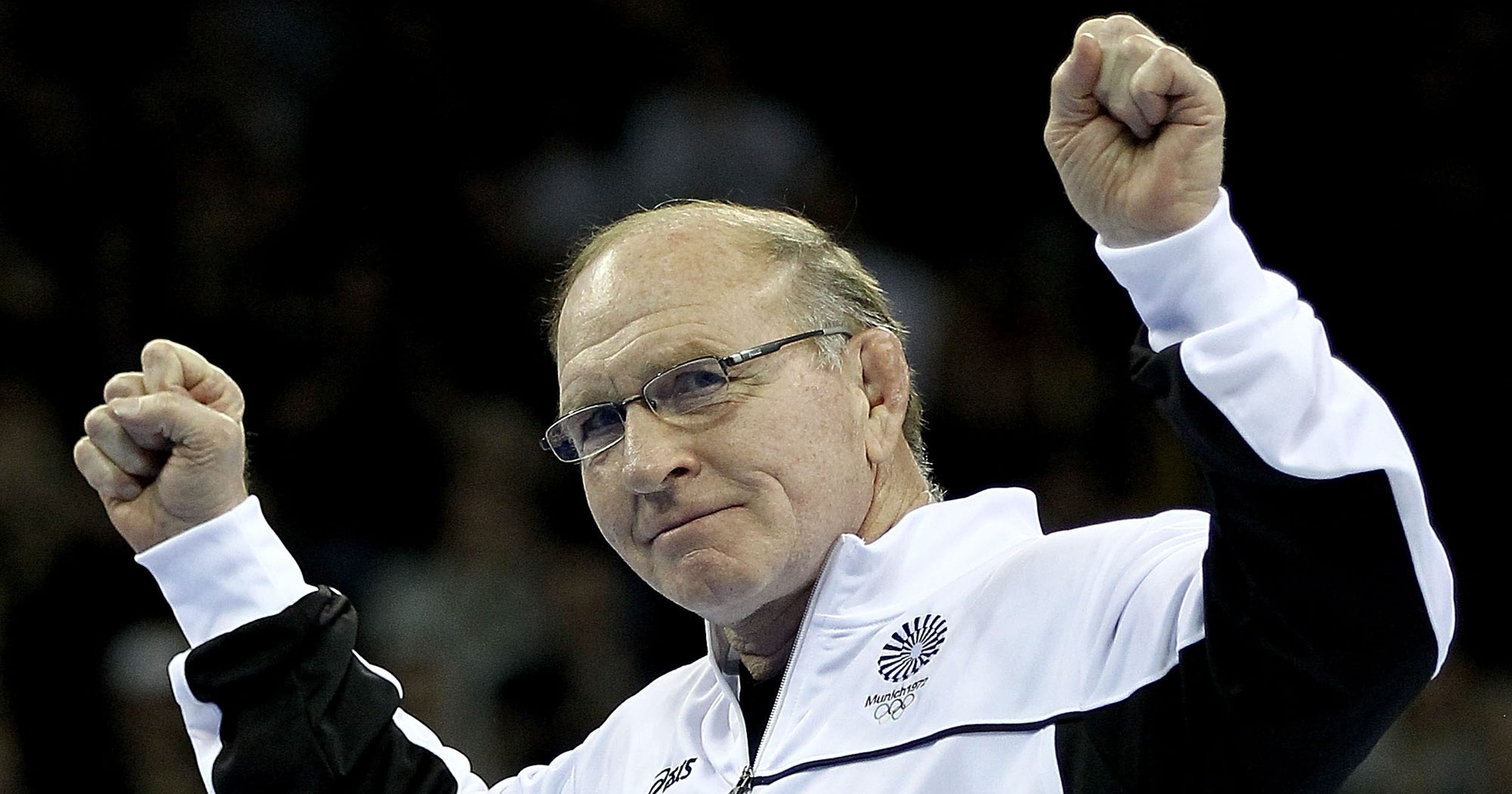 Dan Gable: Only teamwork can bring wrestling back