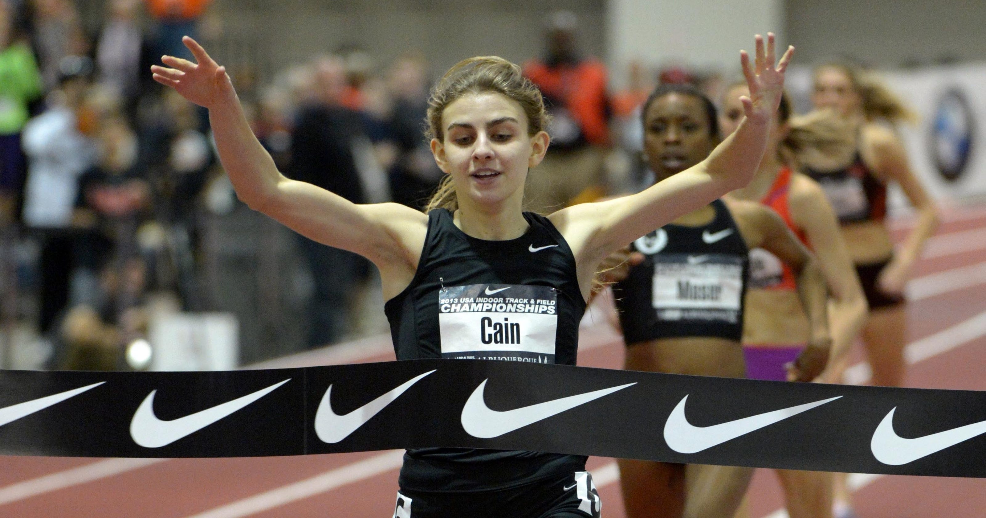 Mary Cain, 16, wins women's indoor mile
