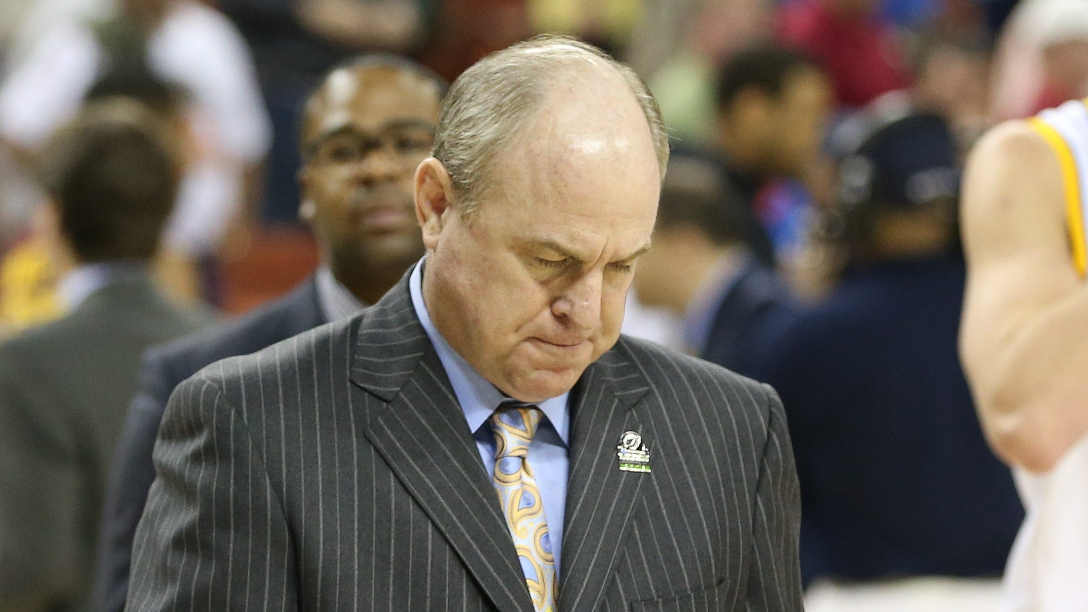 Questions swirling, Howland tries to remain steadfast