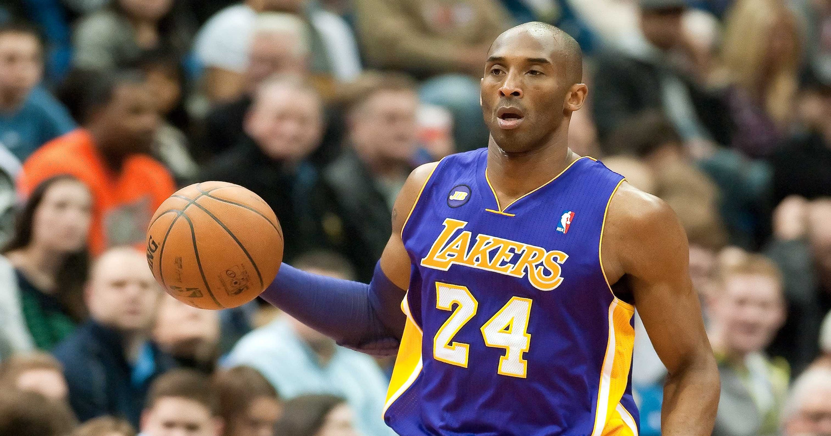 Kobe Bryant has bone spur in left foot