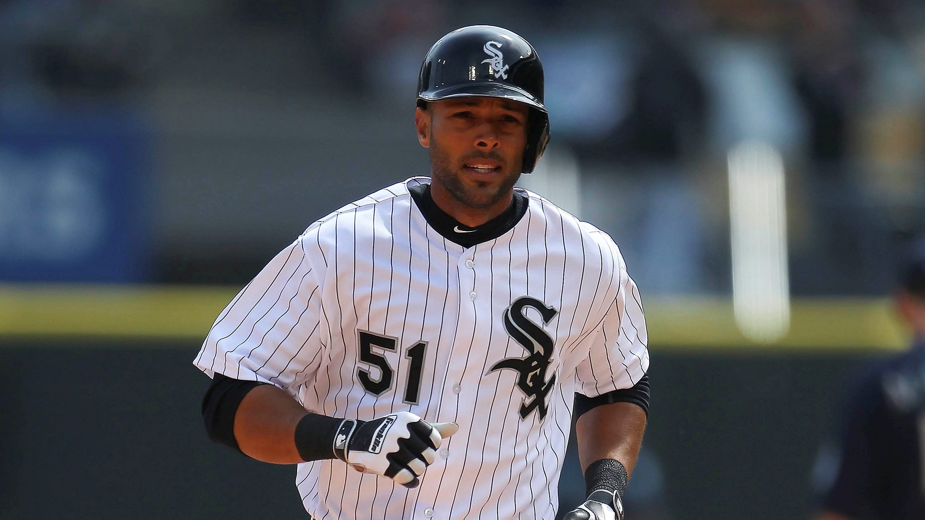 Alex Rios powers White Sox past King Felix, Mariners