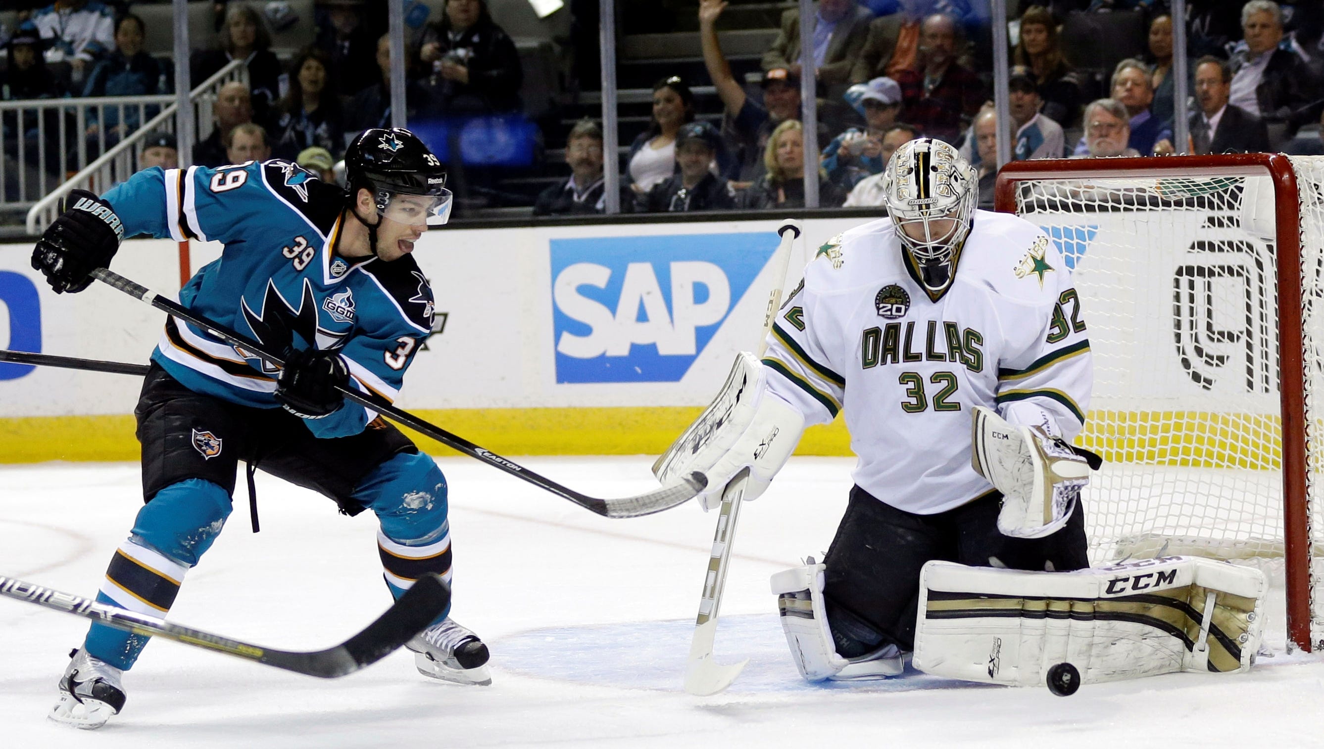 San Jose Sharks clinch playoffs with 3-2 win over Stars