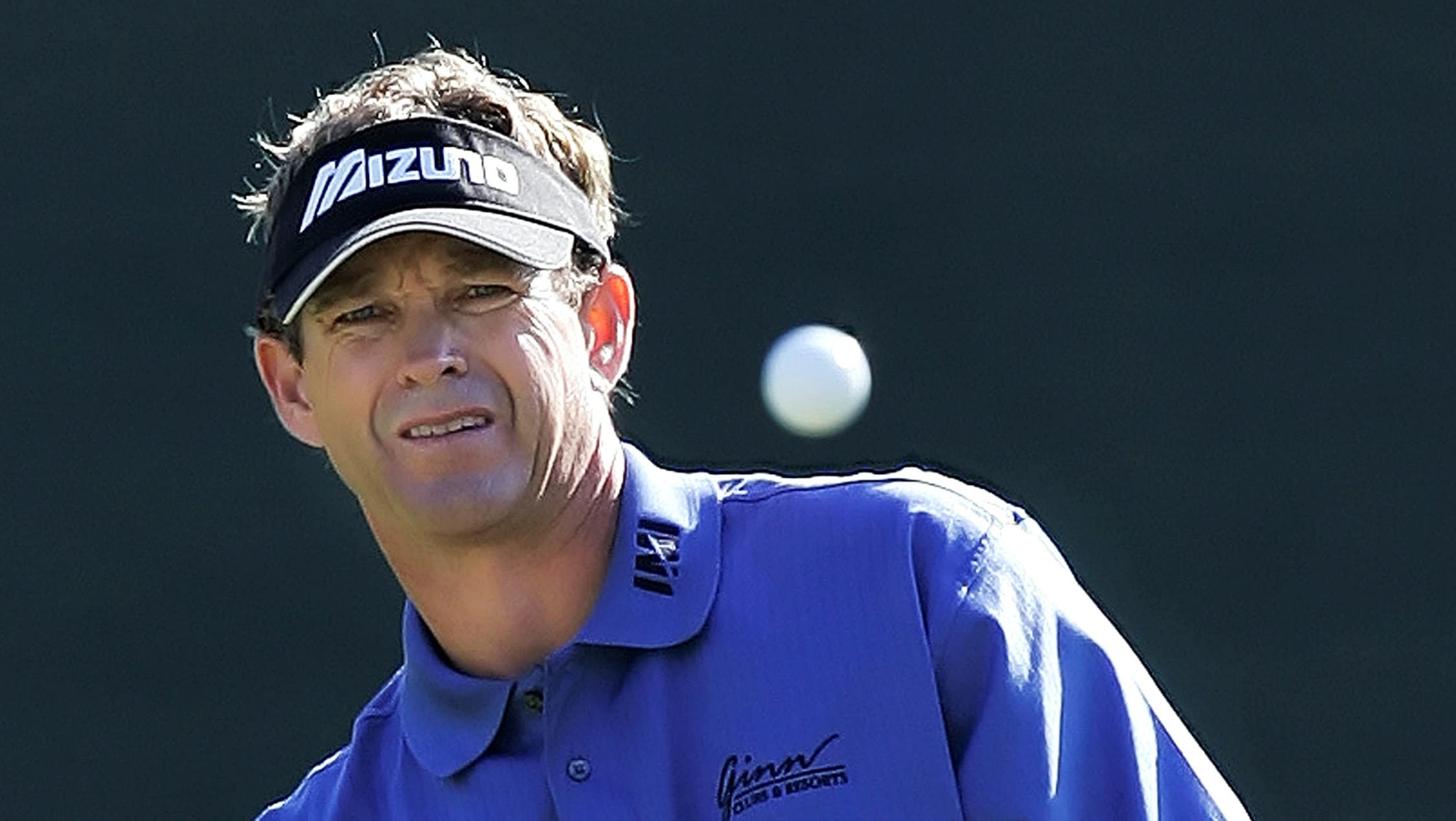 Janzen disqualified for wearing metal spikes