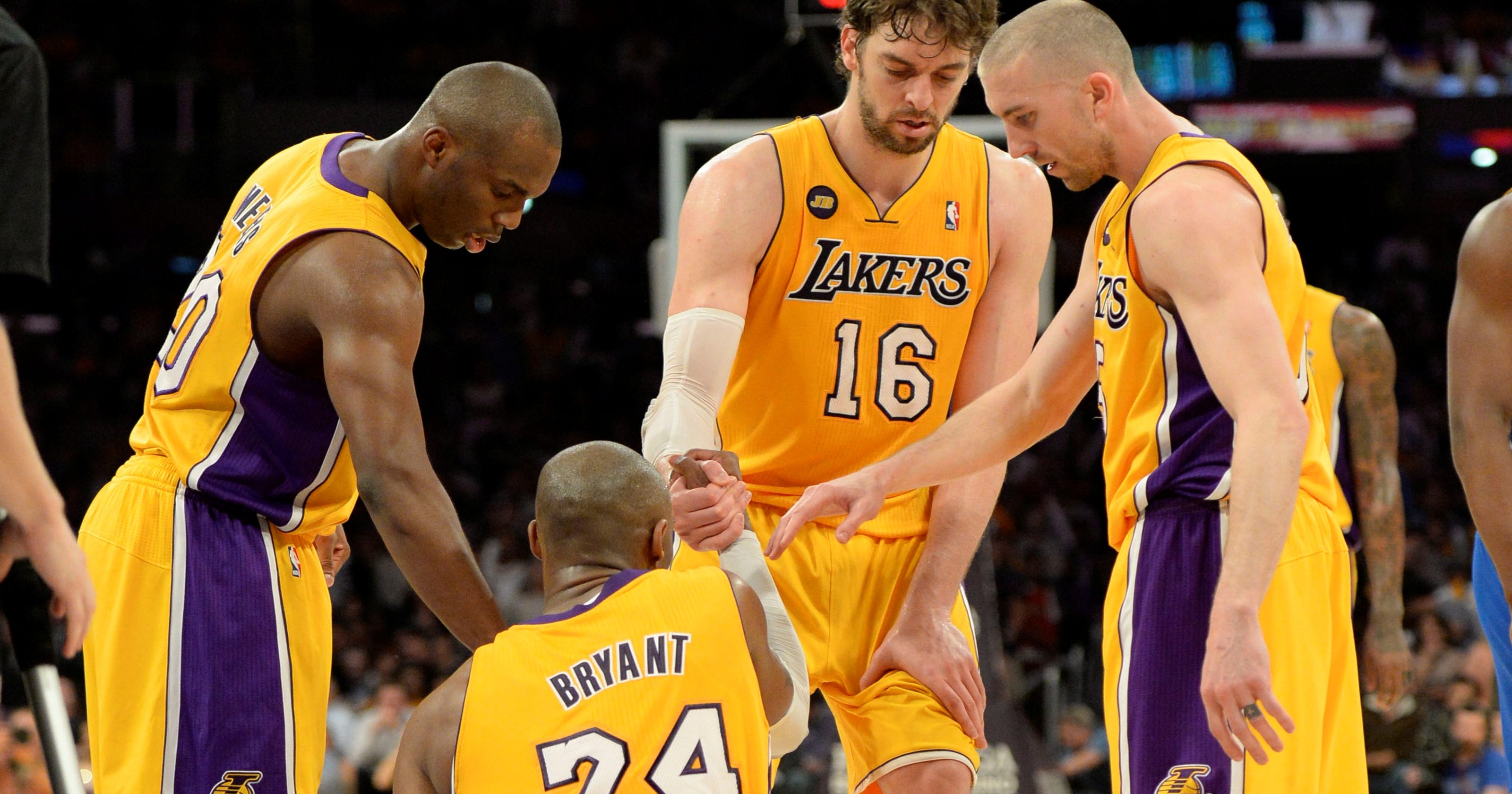 NBA players react on Twitter to Kobe's injury