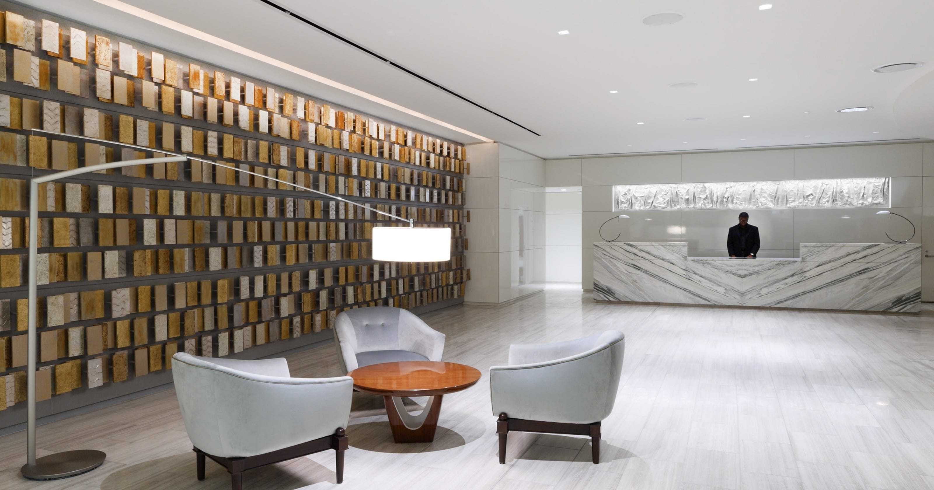 More hotels add iPads in guest rooms, common areas