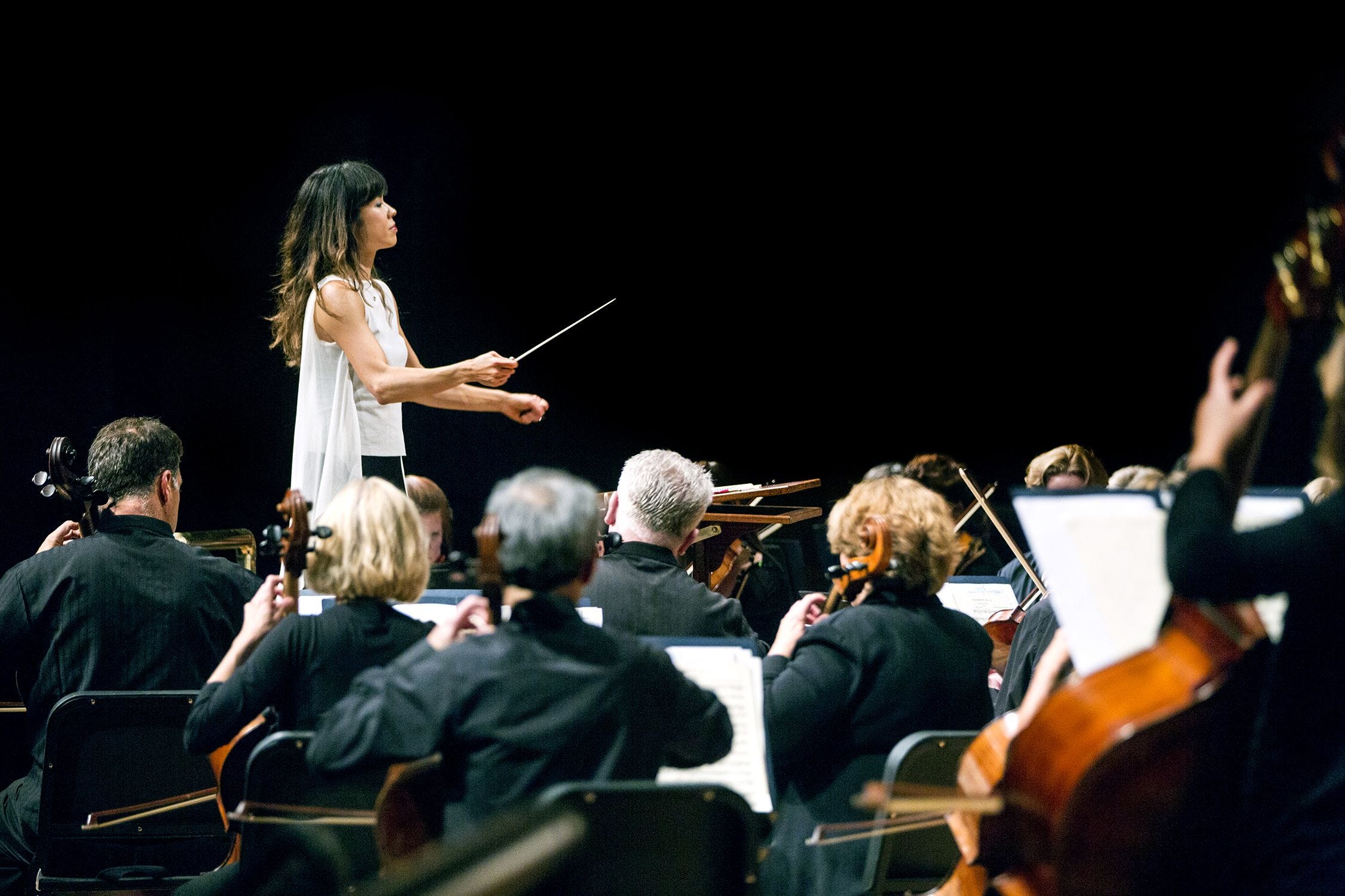 Conductor Sarah Hicks brings movie music to the masses