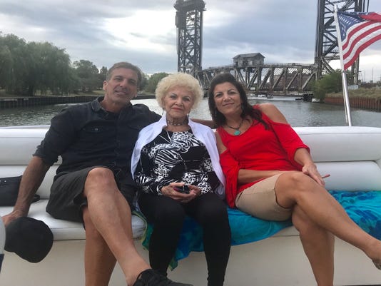 Chris Chelios: Inside his decision to leave Detroit Red Wings