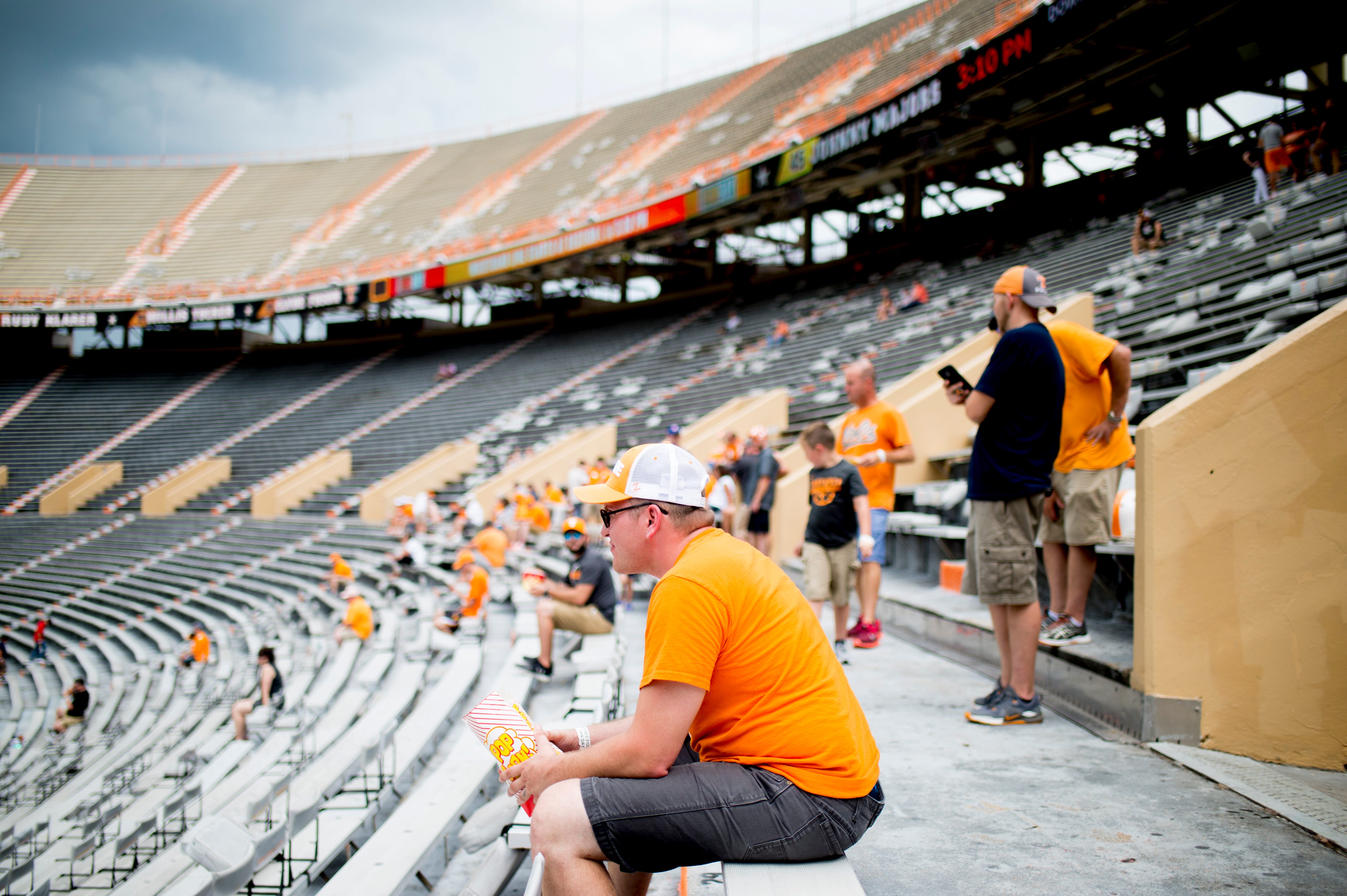 Tennessee Vols fan complains; UT baseball brings big dreams