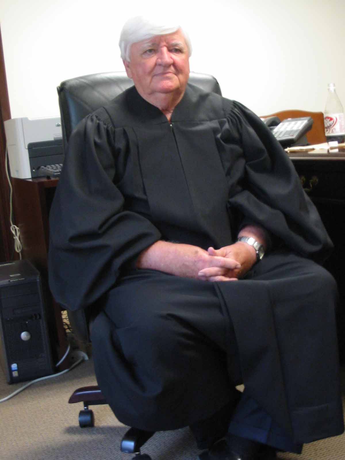 Judge who exposed judicial bribery case has died