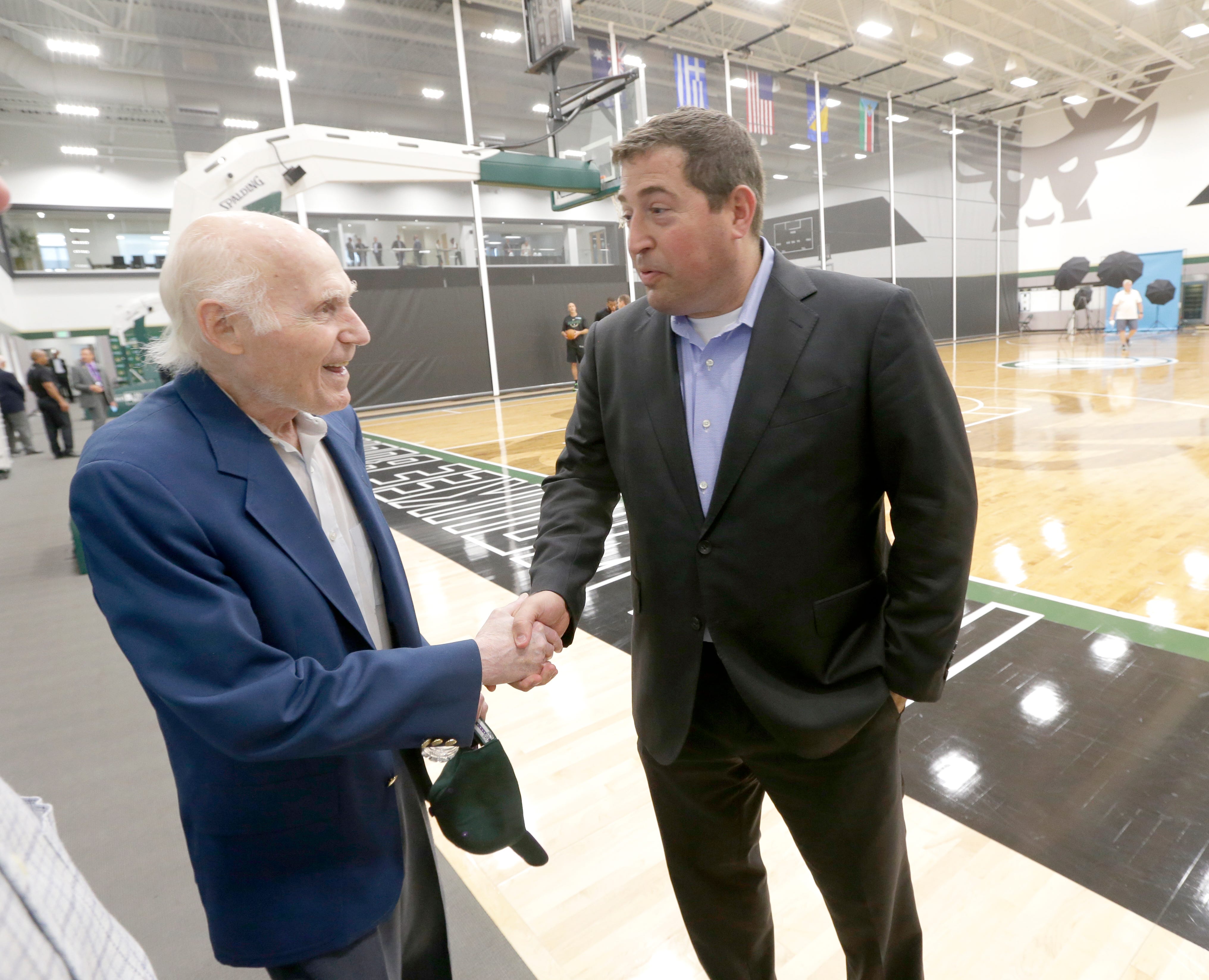 Milwaukee Bucks to honor ex-owner Sen. Herb Kohl during grand opening