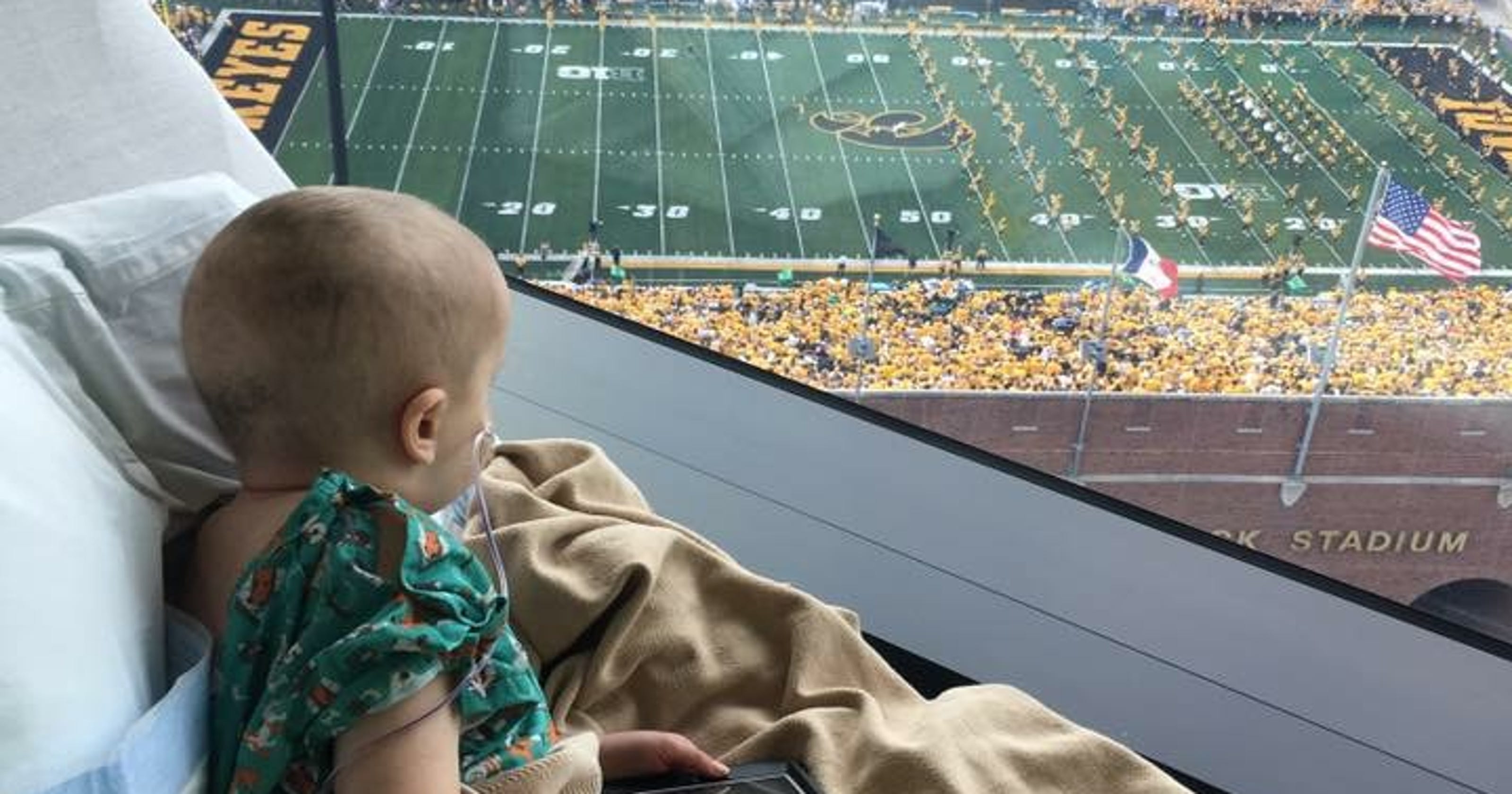 Hawkeye Wave: Families at UI Children's Hospital await University of ...