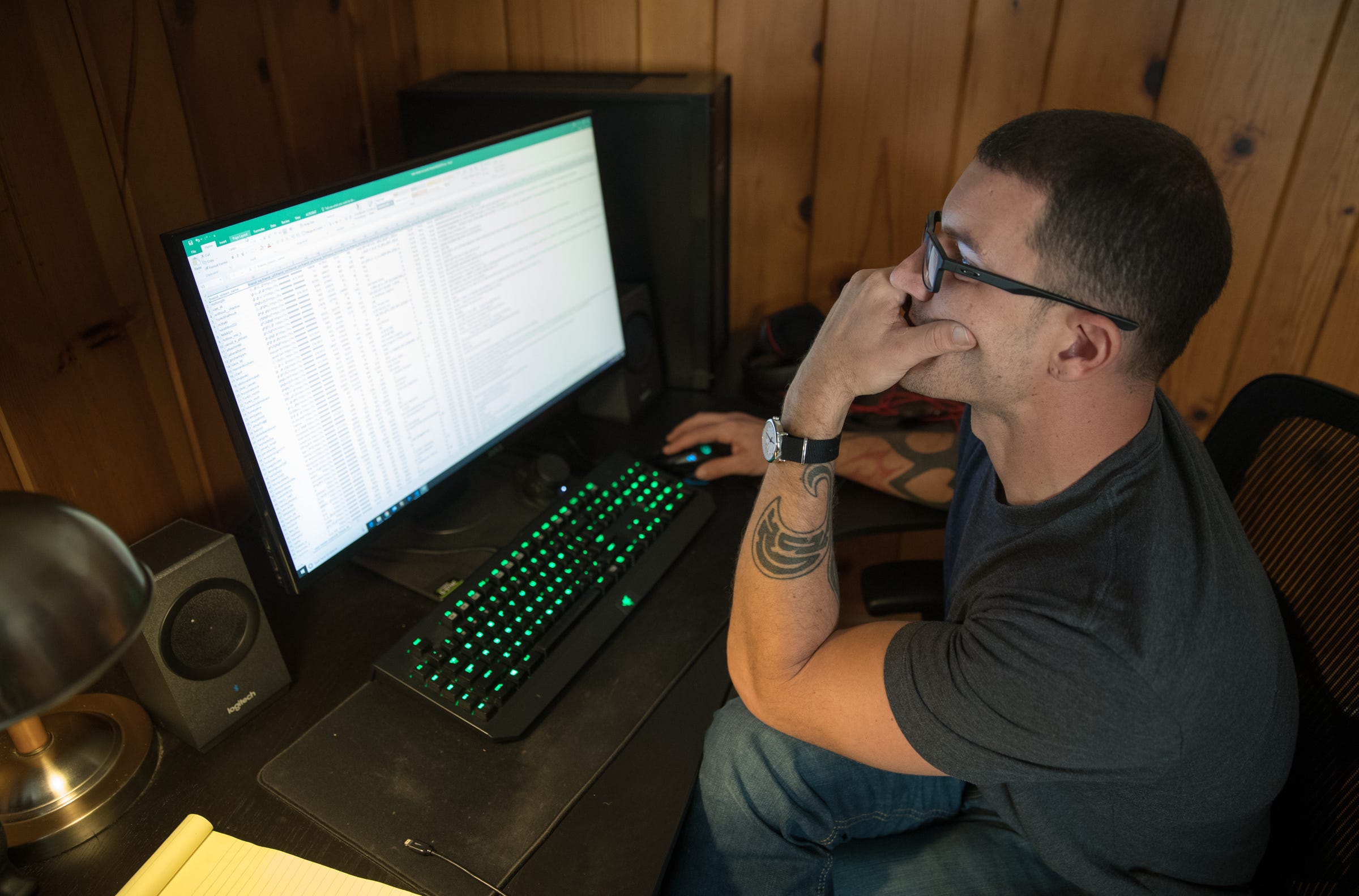 Russian trolls online are hunted down by this Indianapolis dad