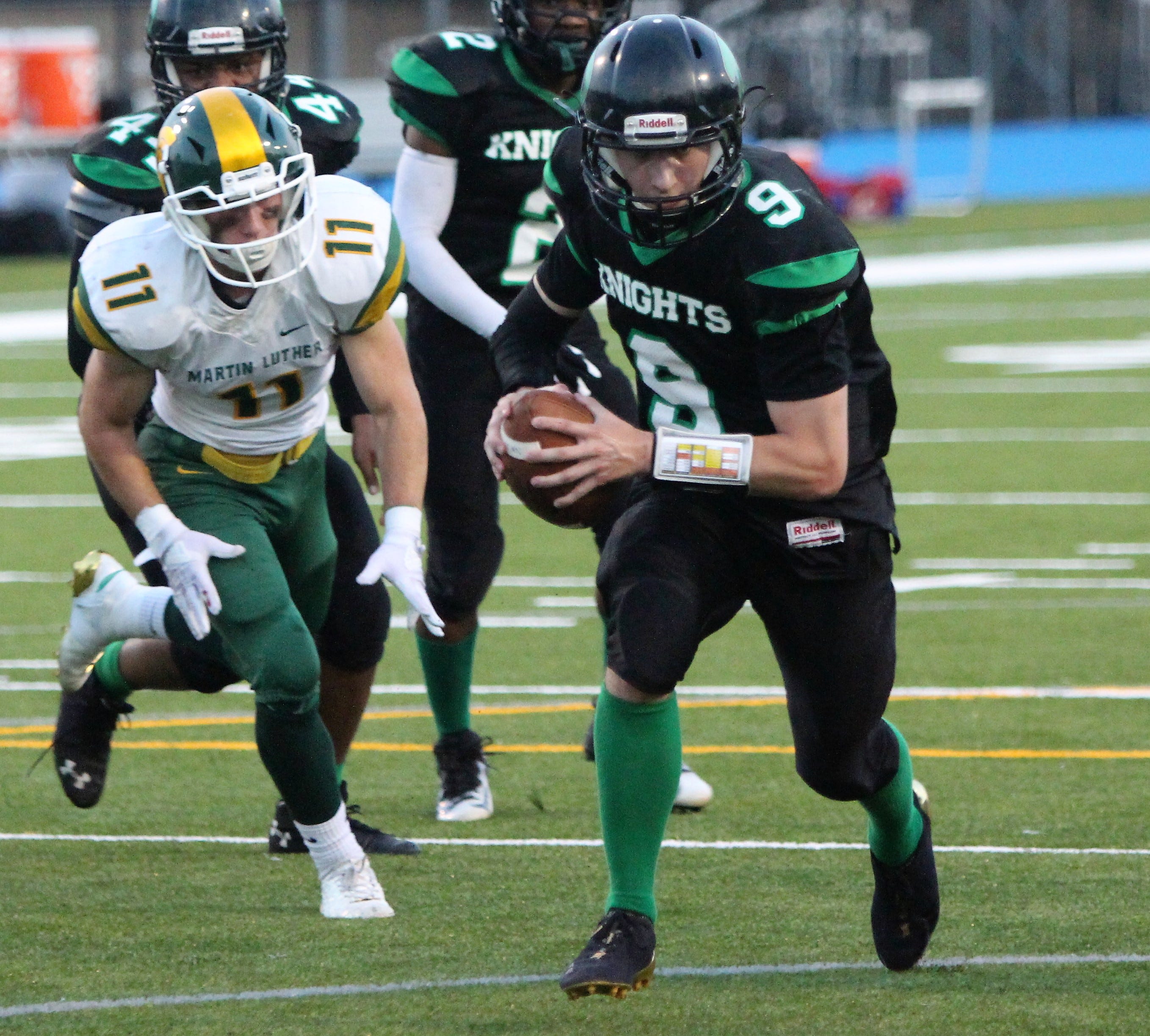 Trae Tetzlaff, Waukesha West football highlight the Week 5 Digital ...