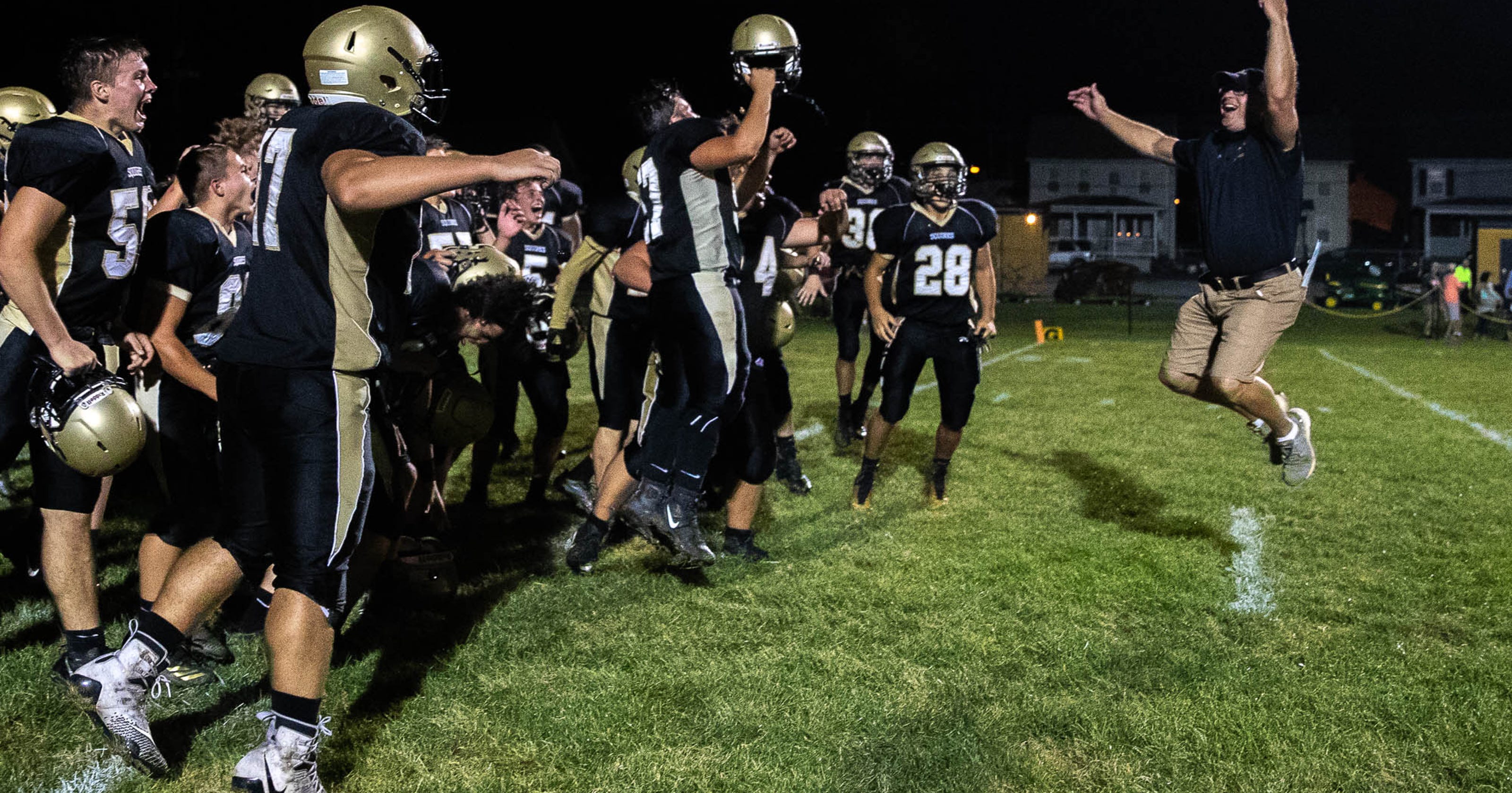 Delone Catholic football: How the Squires shut out York Suburban