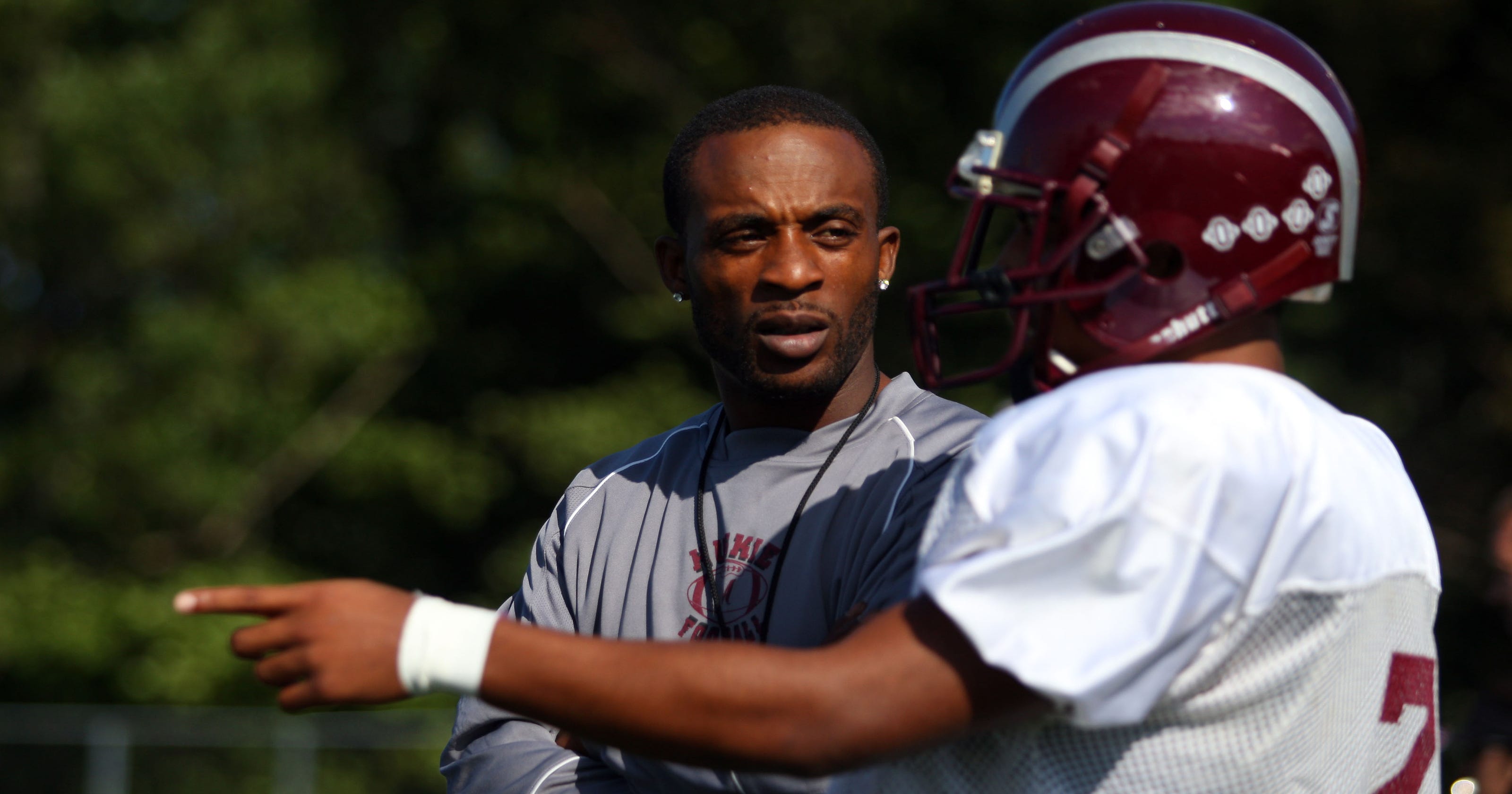 Charlie Rogers, ex-NFL RB, threatens 11-year-old youth-league player