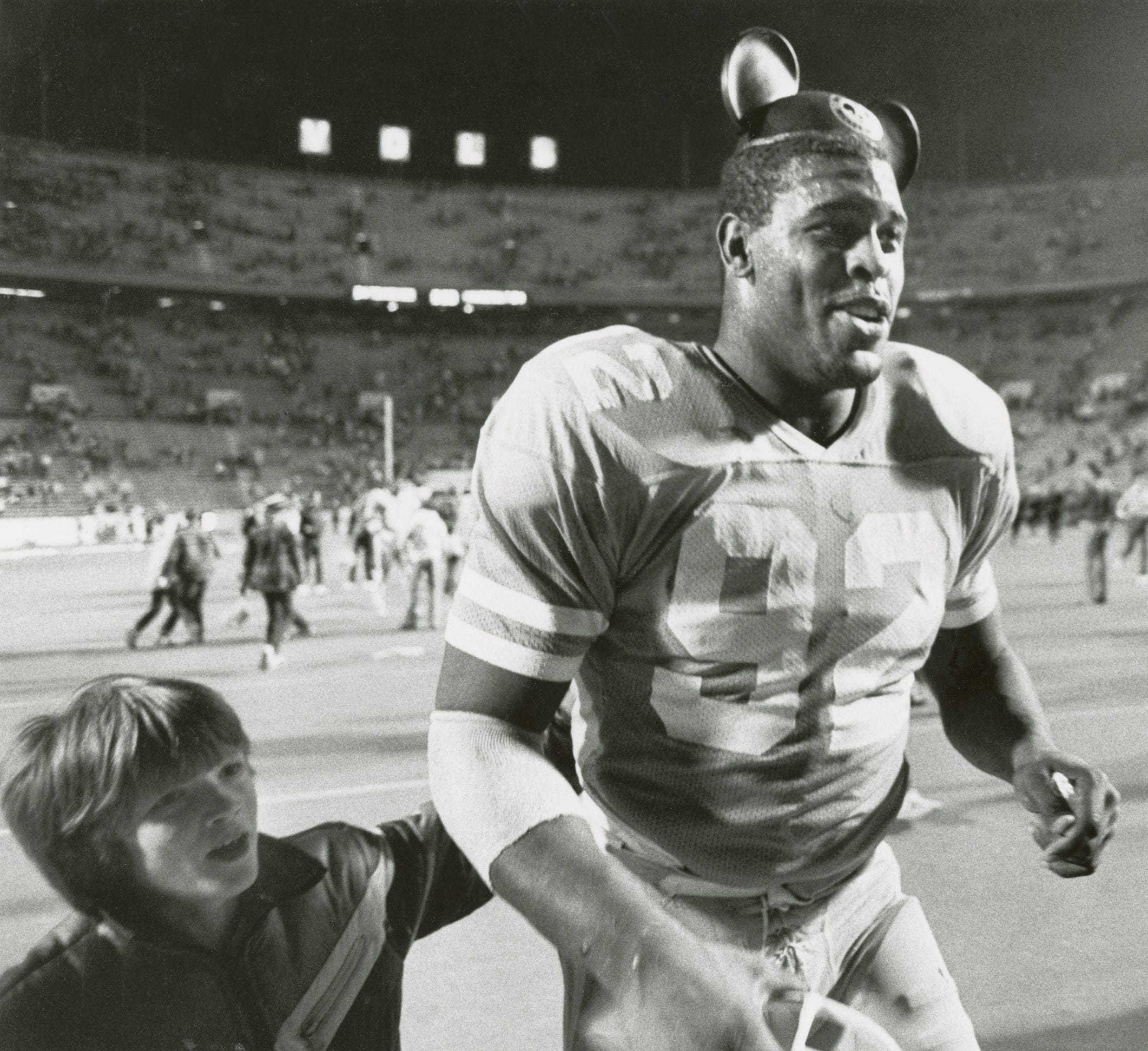 UT Vols: Tennessee honors the career of Reggie White
