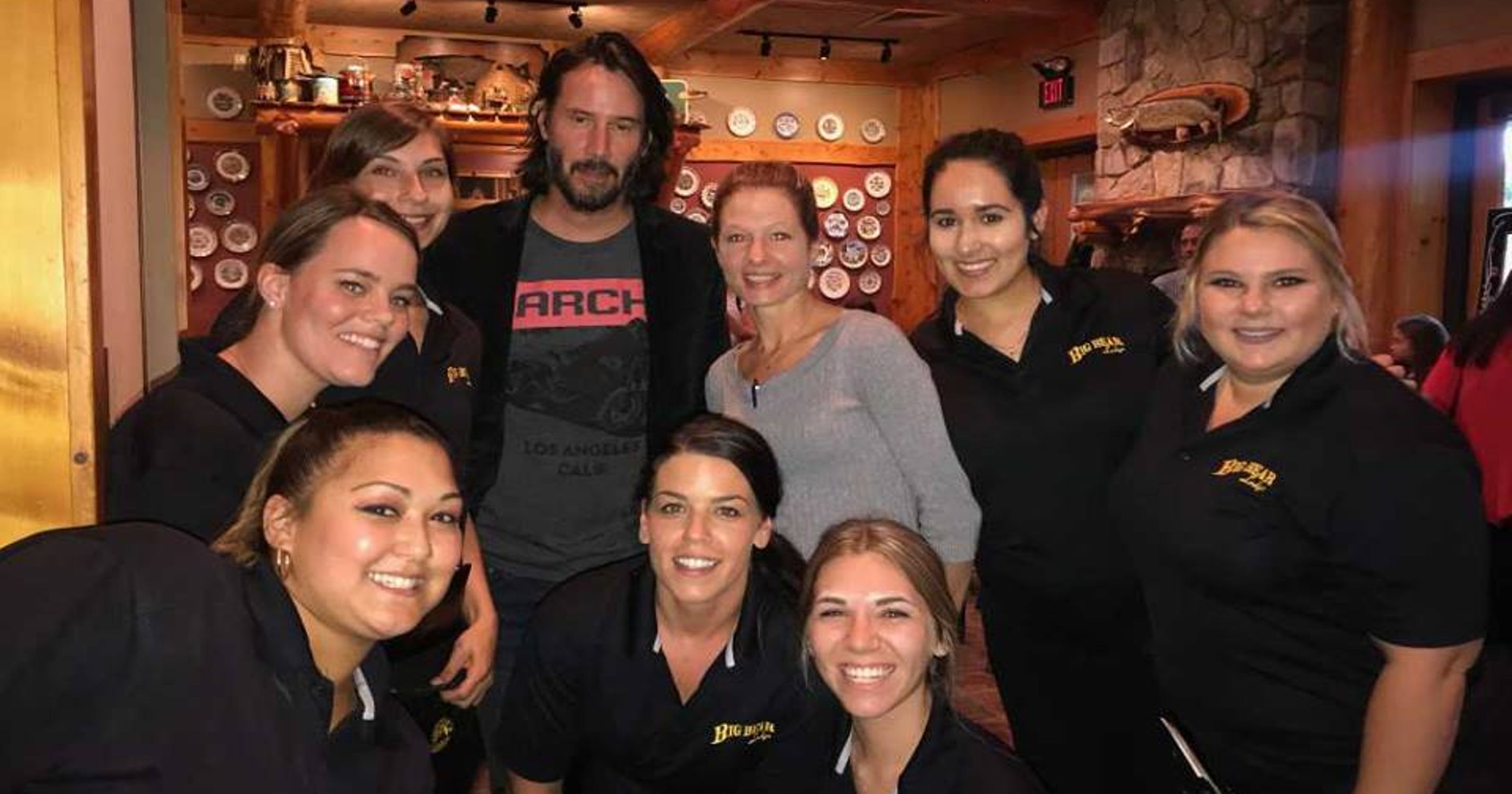 Keanu Reeves visits metro Detroit restaurant