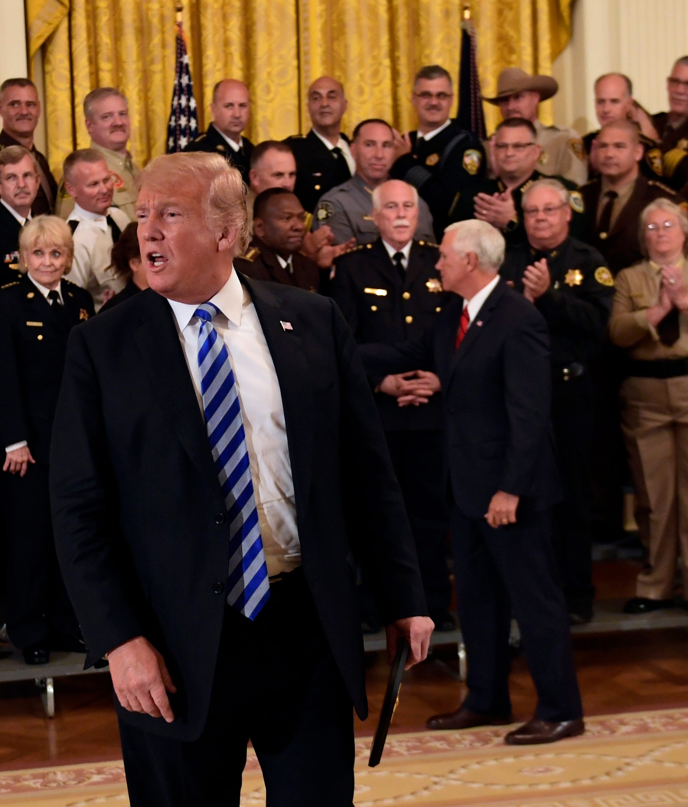 Trump and sheriffs discuss immigration reform and ‘wall’