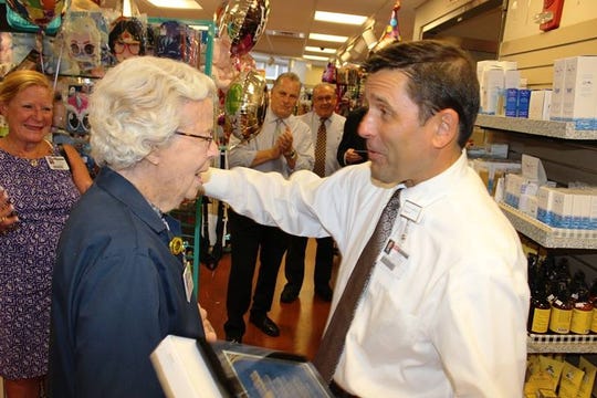 Robert Wood Johnson University Hospital volunteer Barbara Wadsworth ...