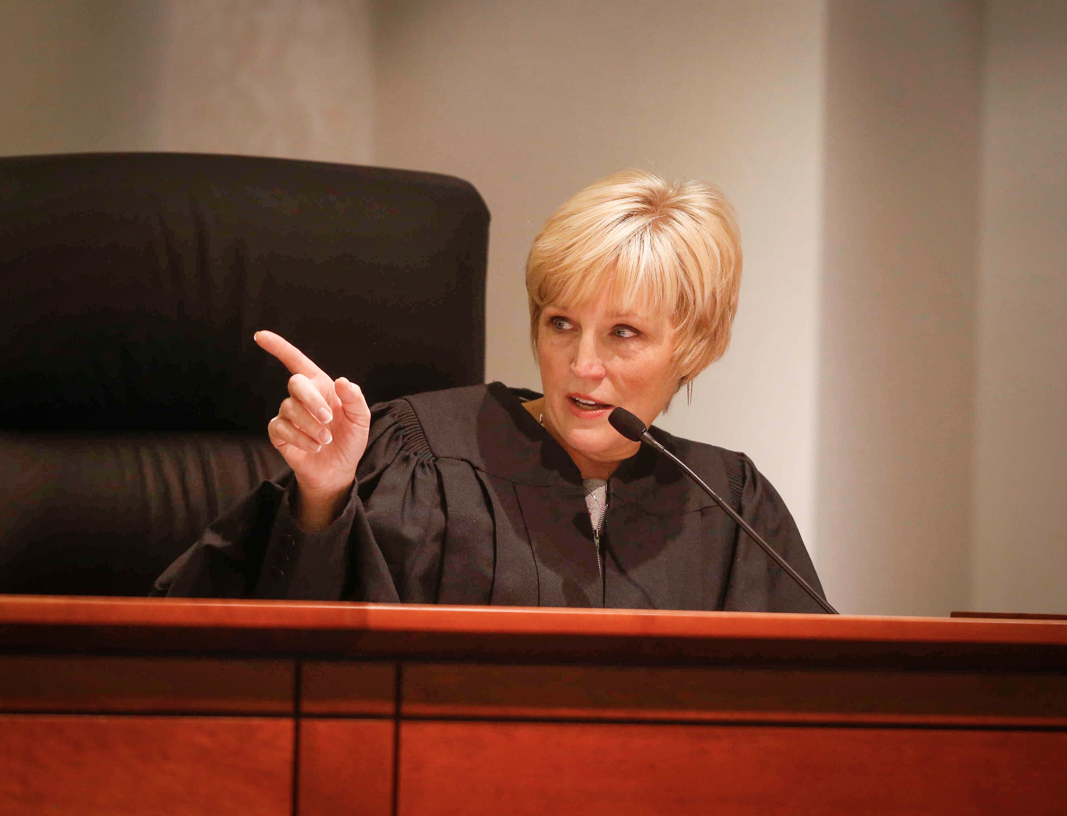 Iowa Supreme Court could turn to right with new justices, observers say