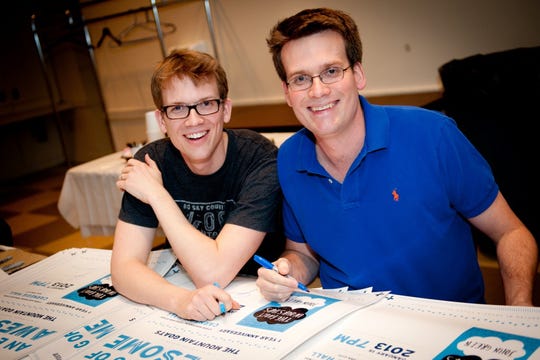 Hank Green tackles robots, Internet in 'Absolutely Remarkable Thing'